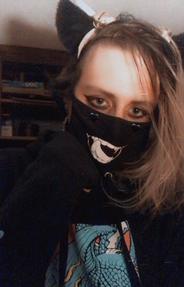 Femmy goth kitty 🖤 | Scrolller