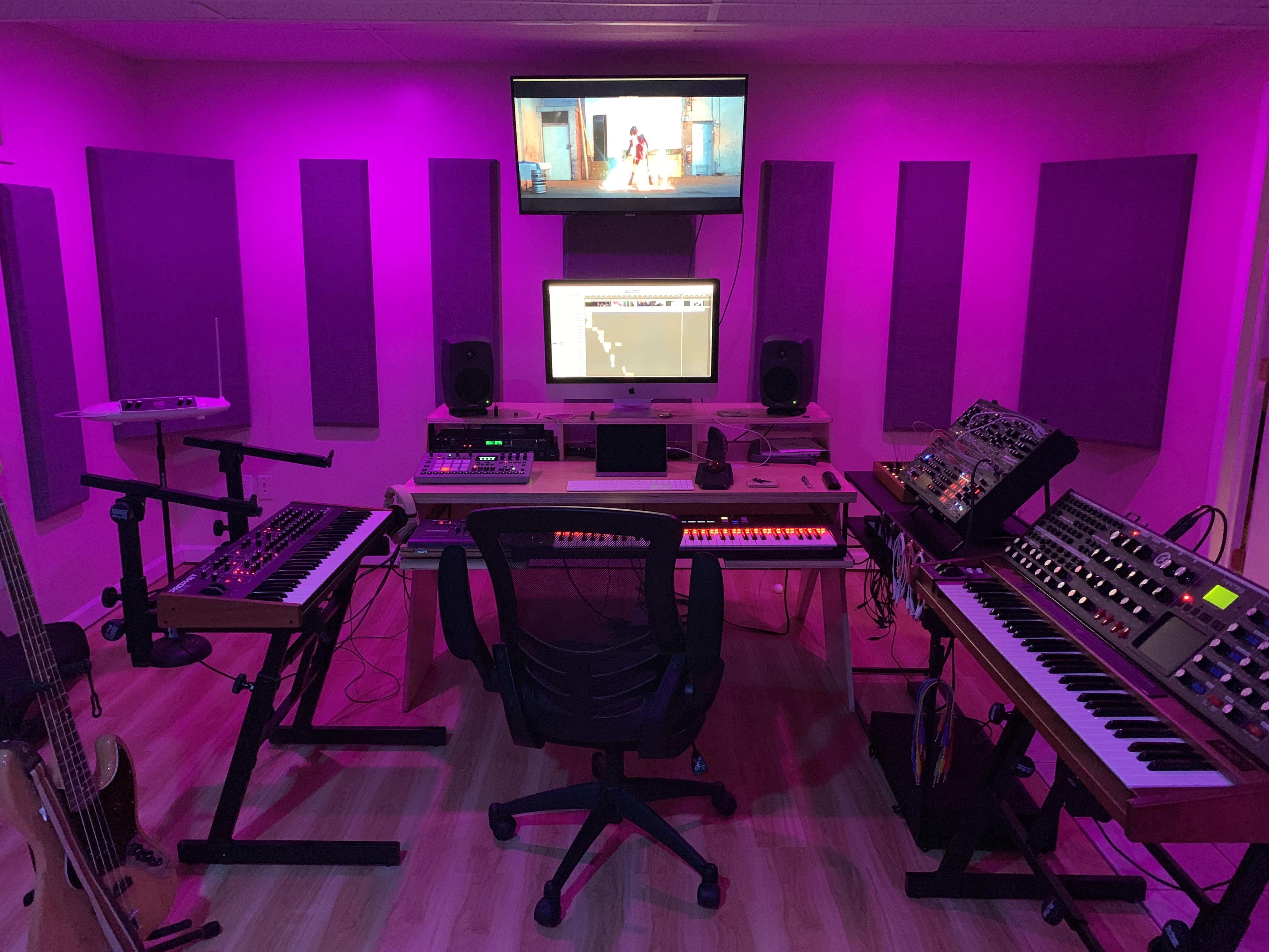 Finally reorganized and cleaned up my battlestation | Scrolller