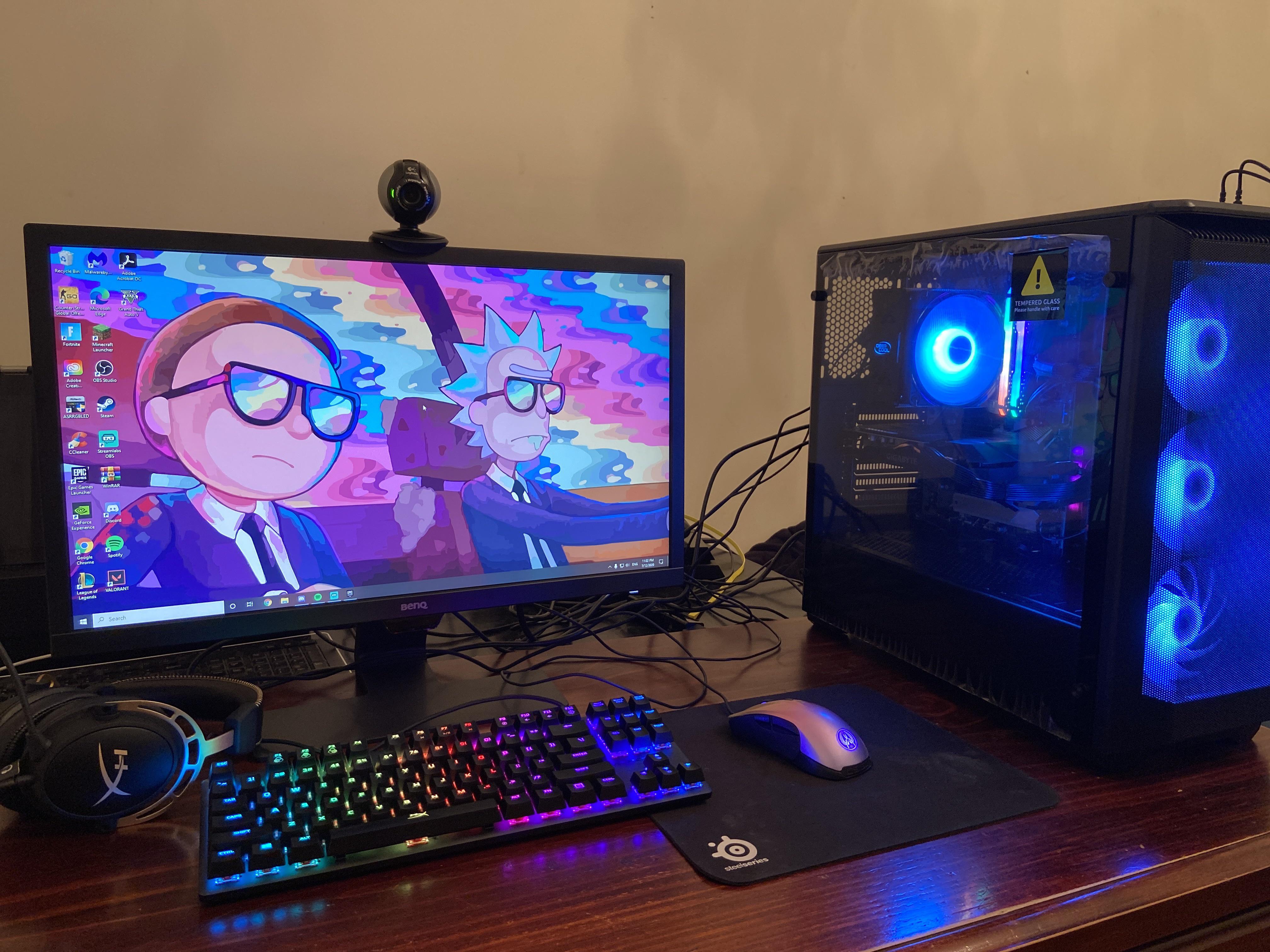 Finished building my first ever pc! Took all day but it was definitely worth it!!! | Scrolller