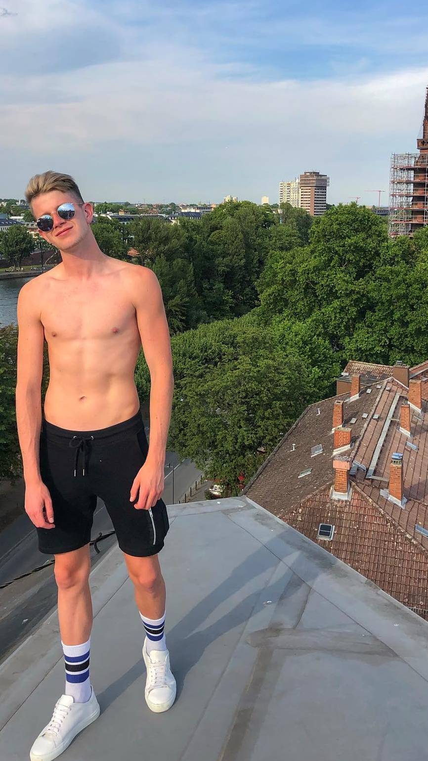 First time. German. Am I twink enough? Homosexuell Deutsch | Scrolller