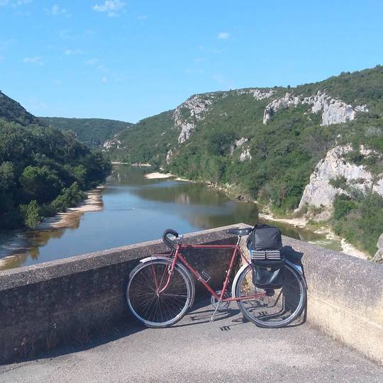 First tour of the year, 280km and 2700m D+ on this 70 years old bike, bliss. Bridge is Pont ...