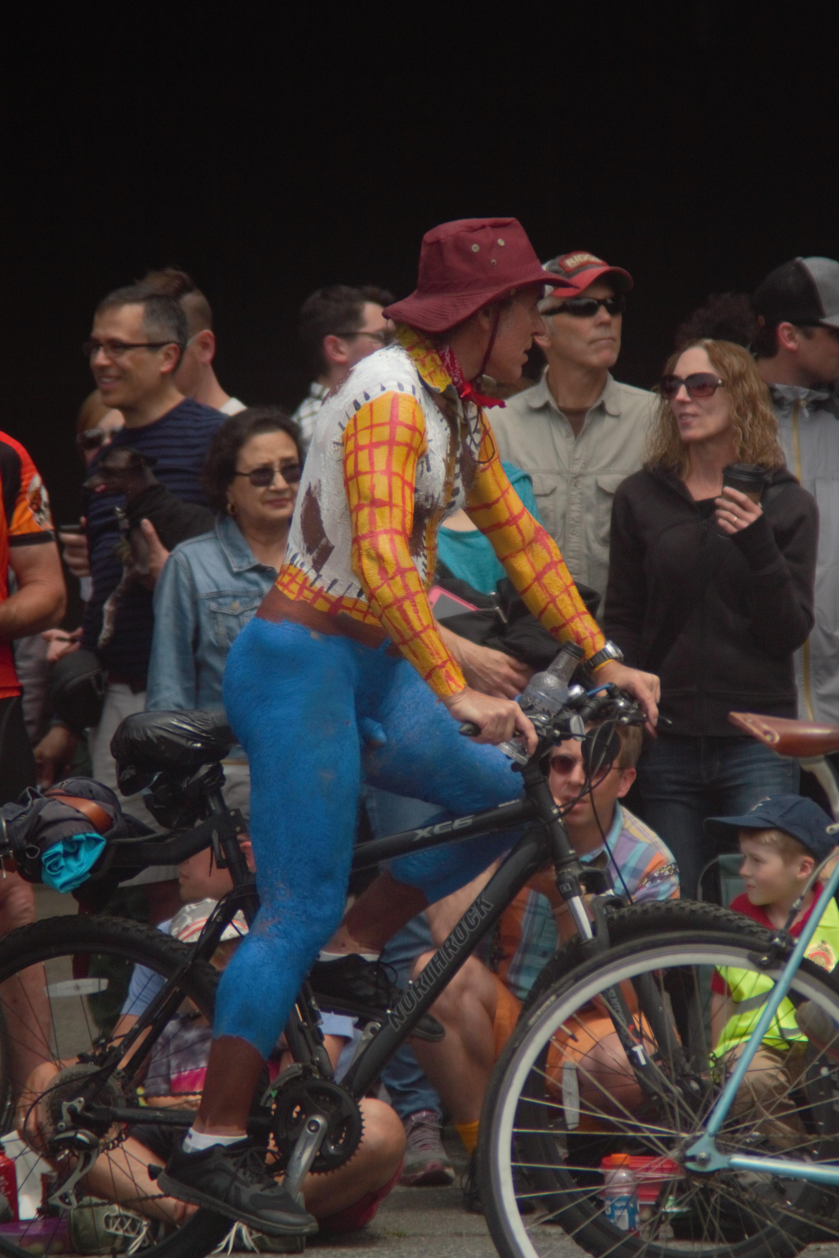 Fit older Woody | Scrolller