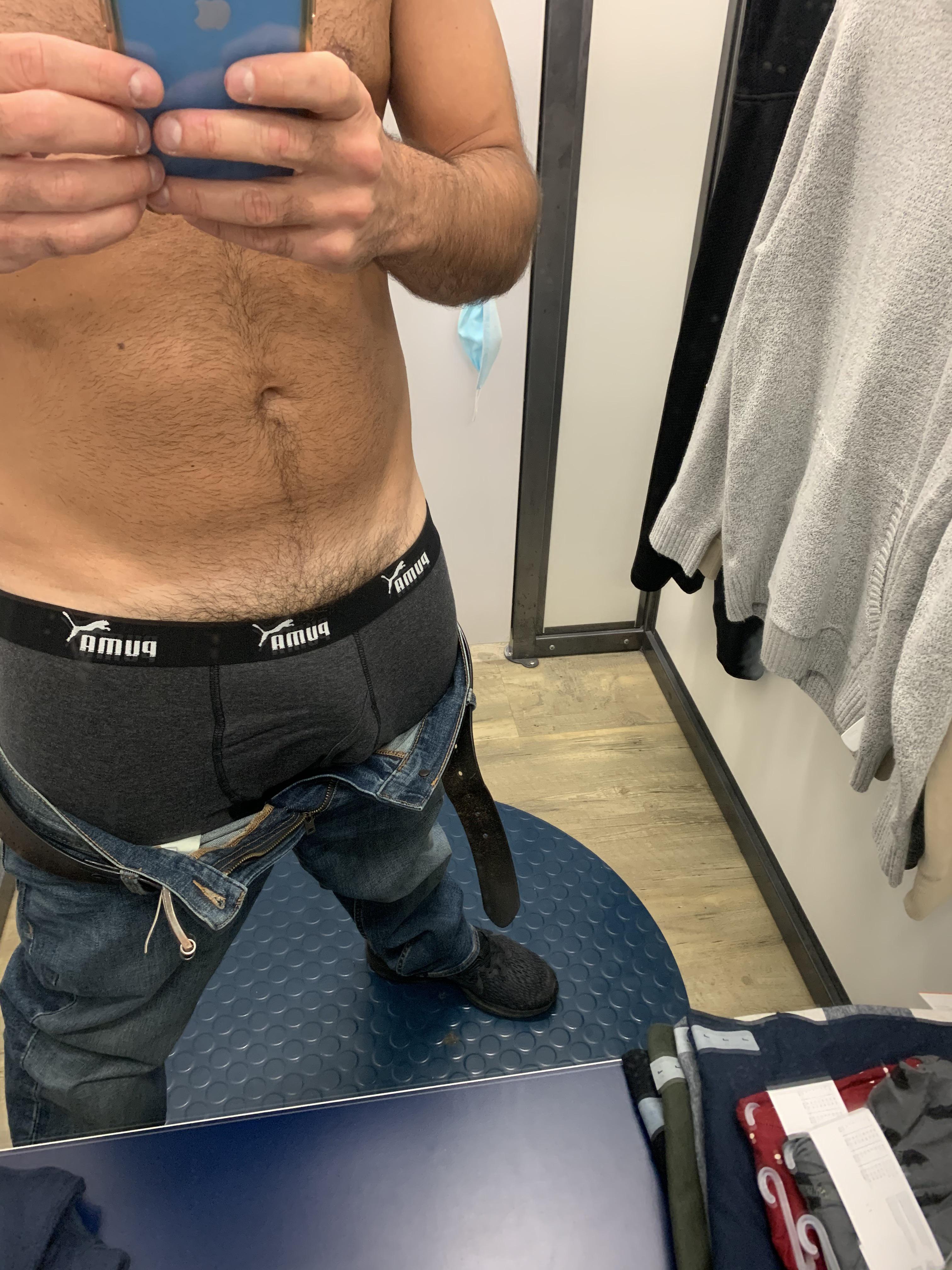 Fitting room fun | Scrolller