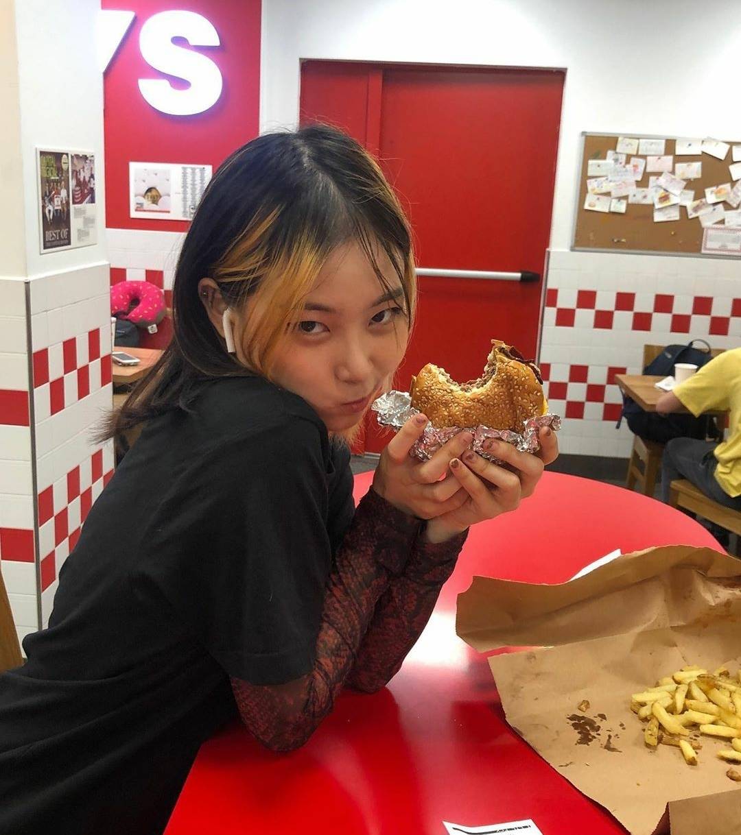 Five guys | Scrolller