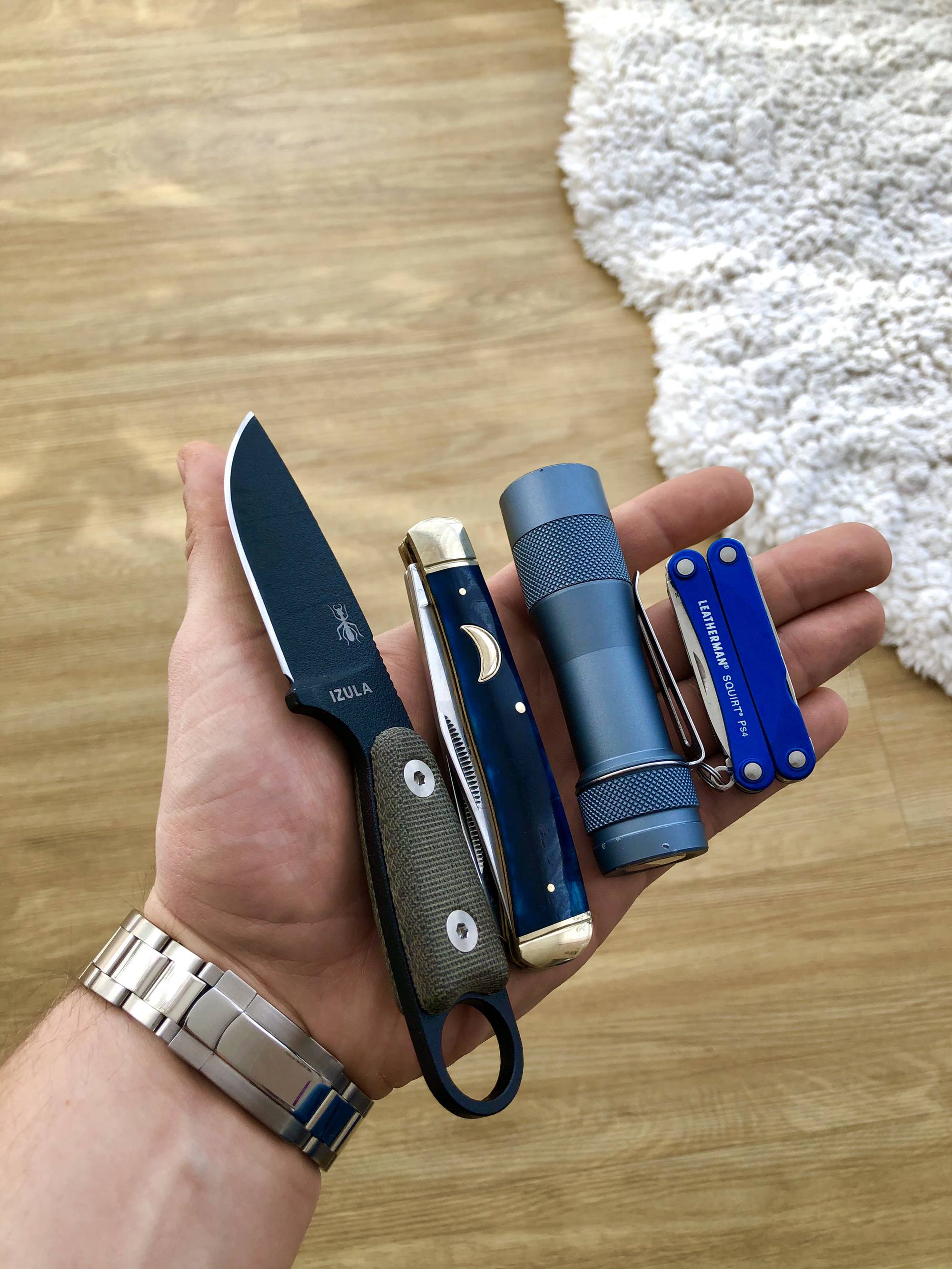 Fixed Blade Friday! | Scrolller