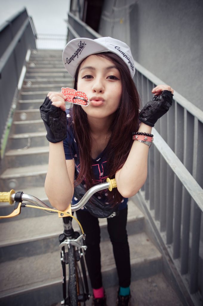 Fixed Gear Girl | Scrolller