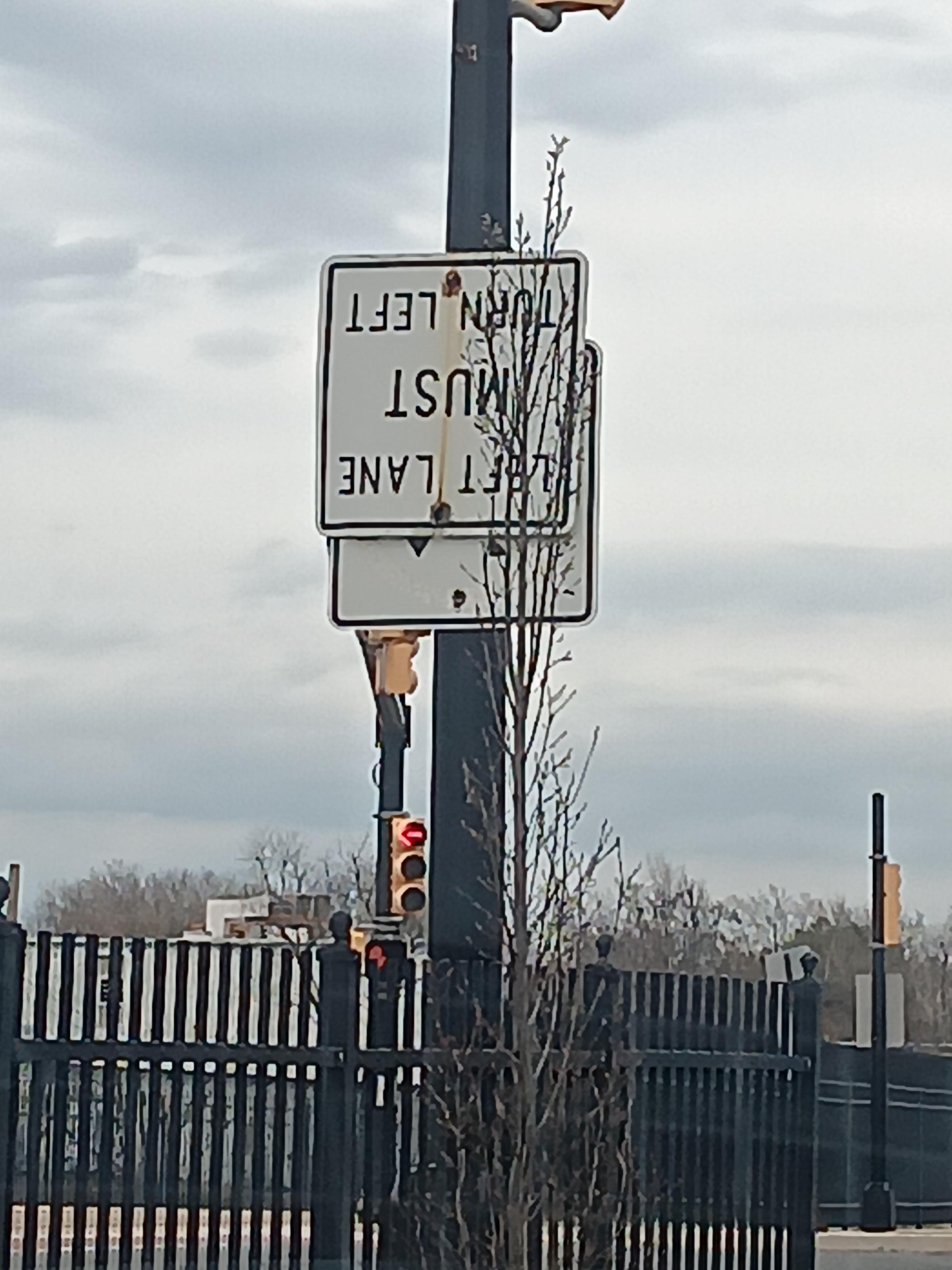 Fixed the sign boss | Scrolller