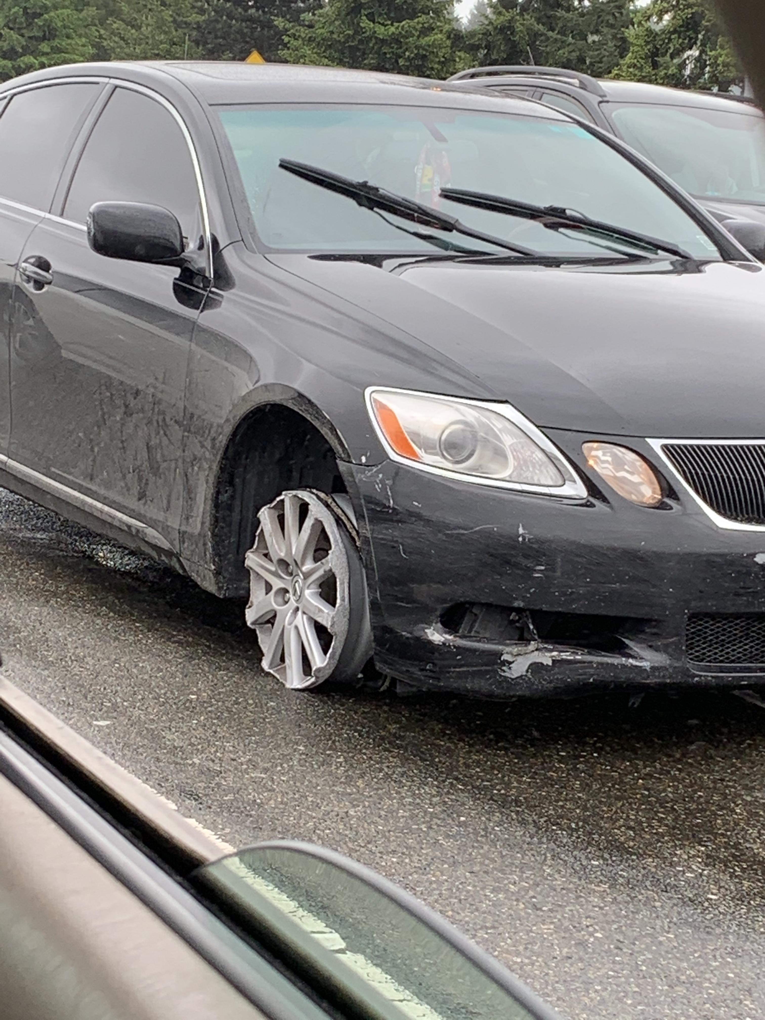 Flat tire? What flat tire? | Scrolller