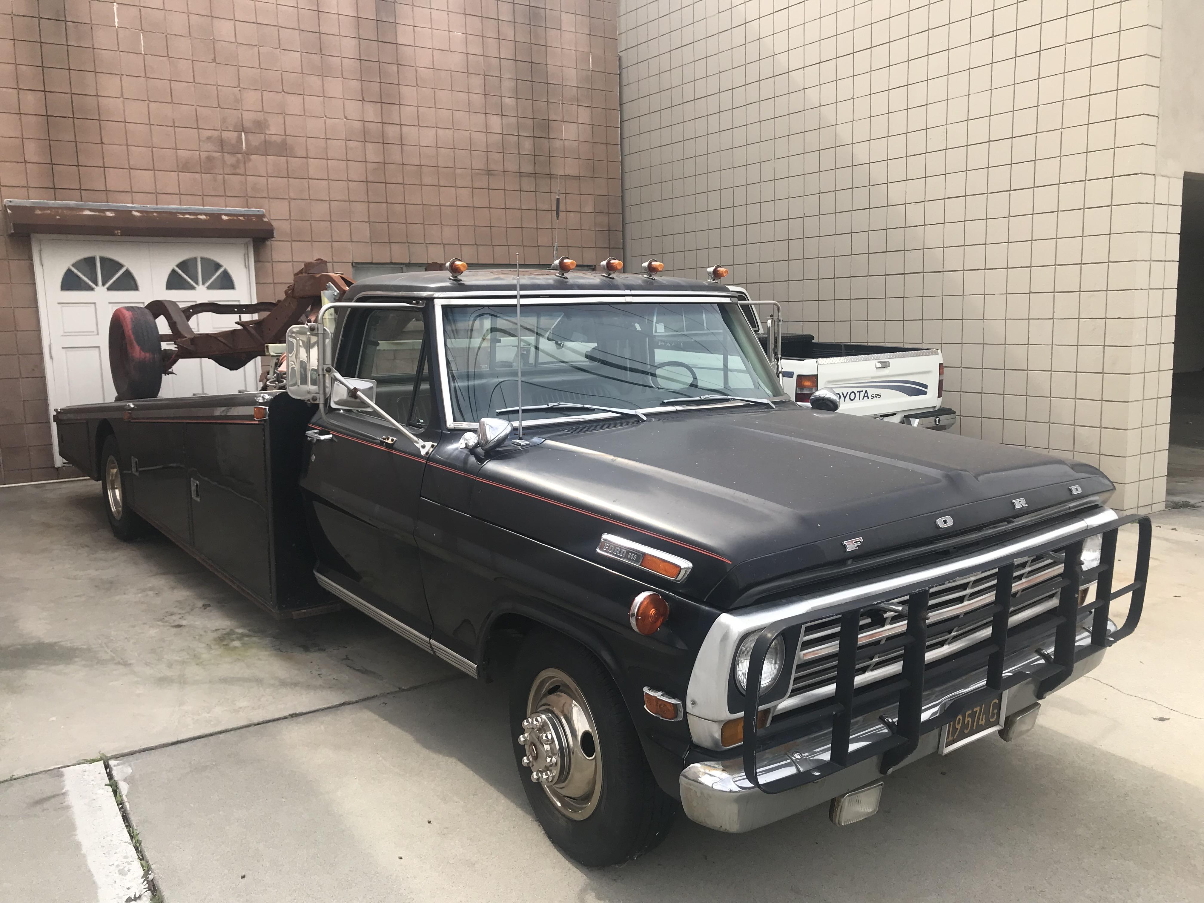 Flatbed Ford F350 | Scrolller