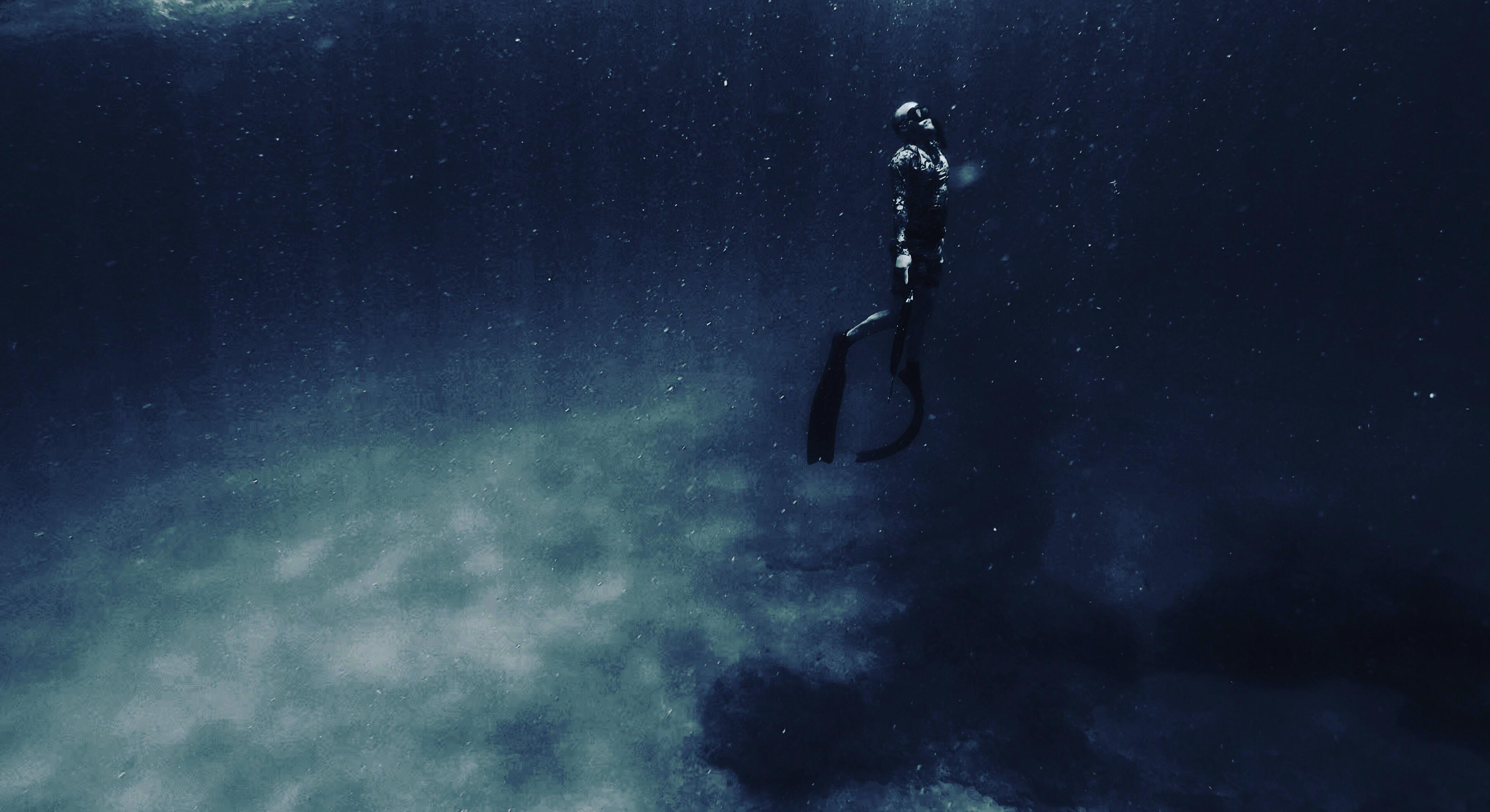 Floating | Scrolller