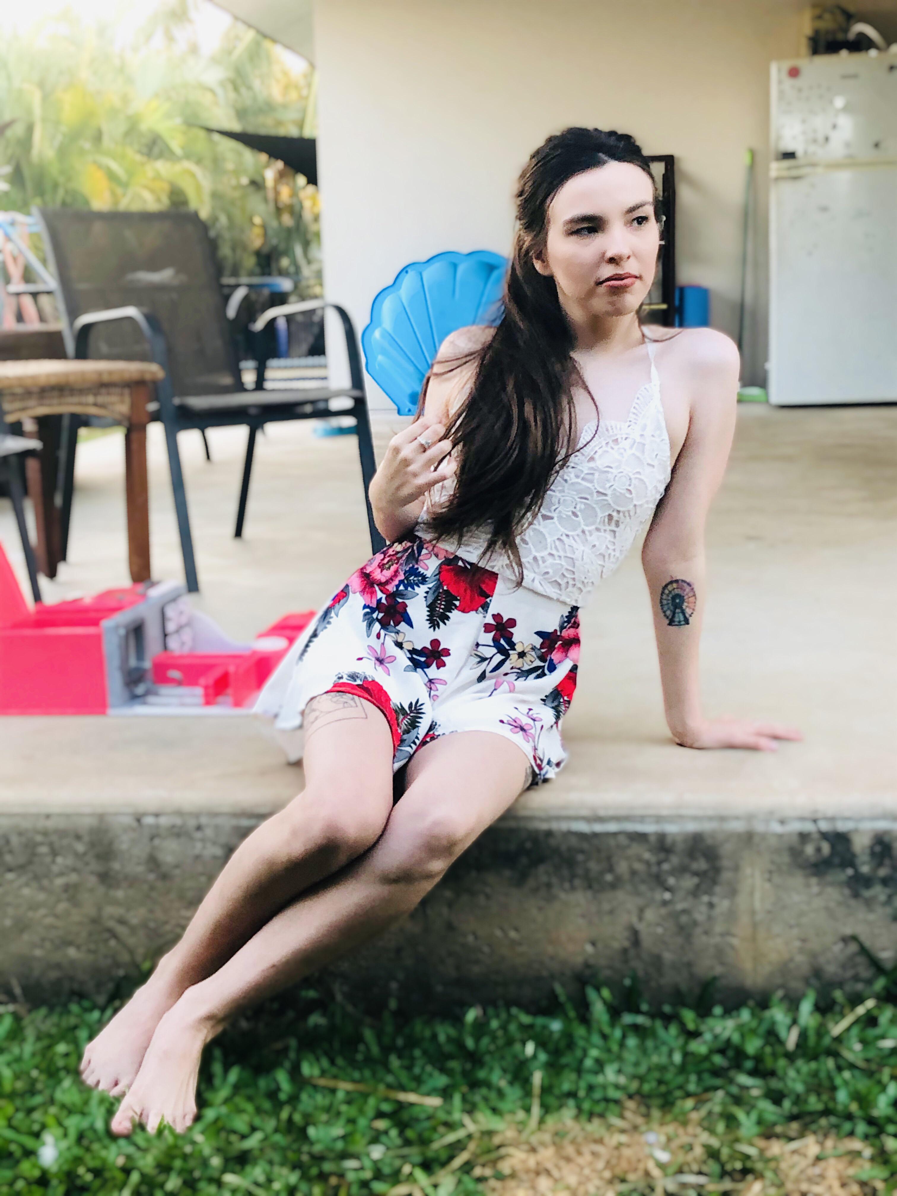 Flower child 🌸 | Scrolller