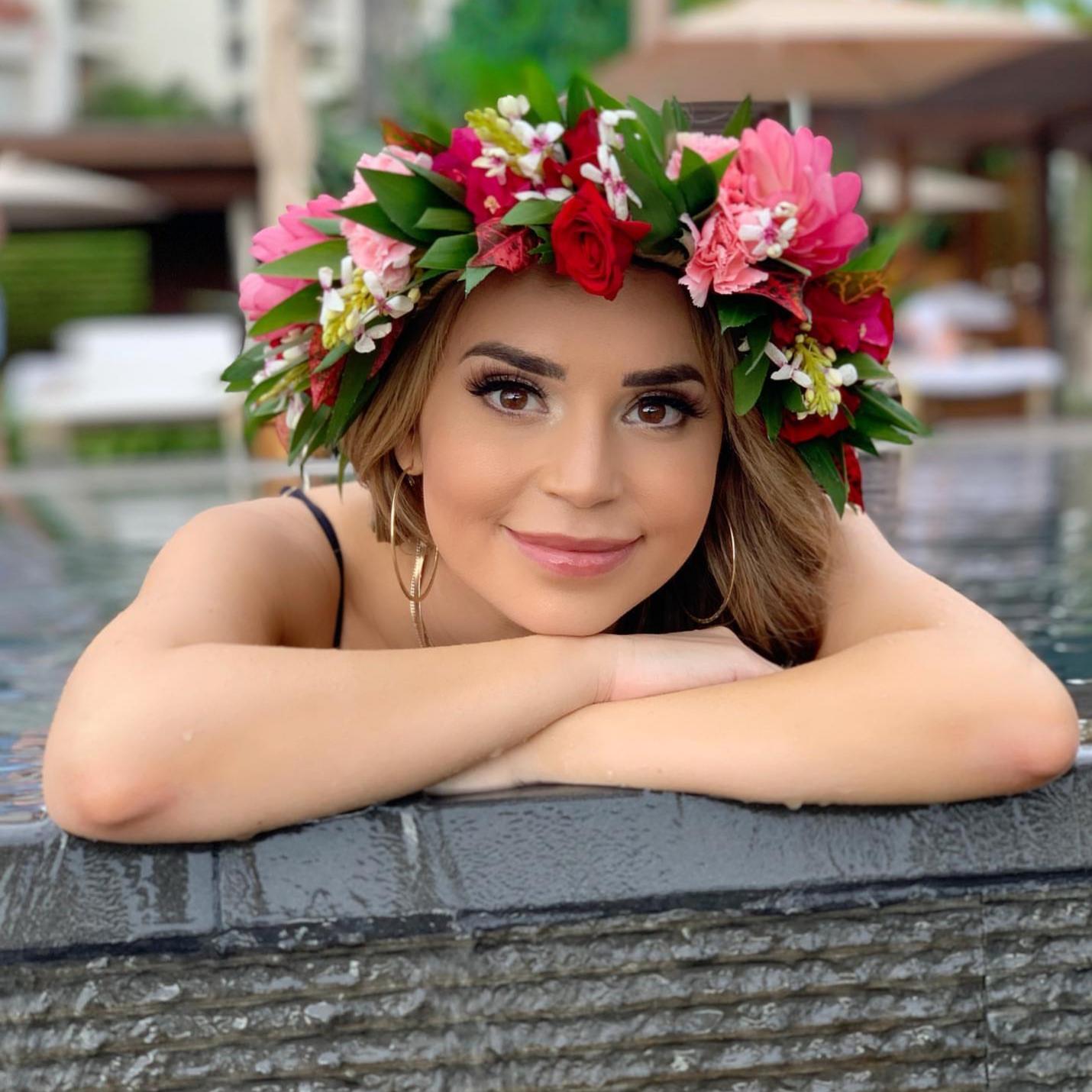 Flower crown | Scrolller