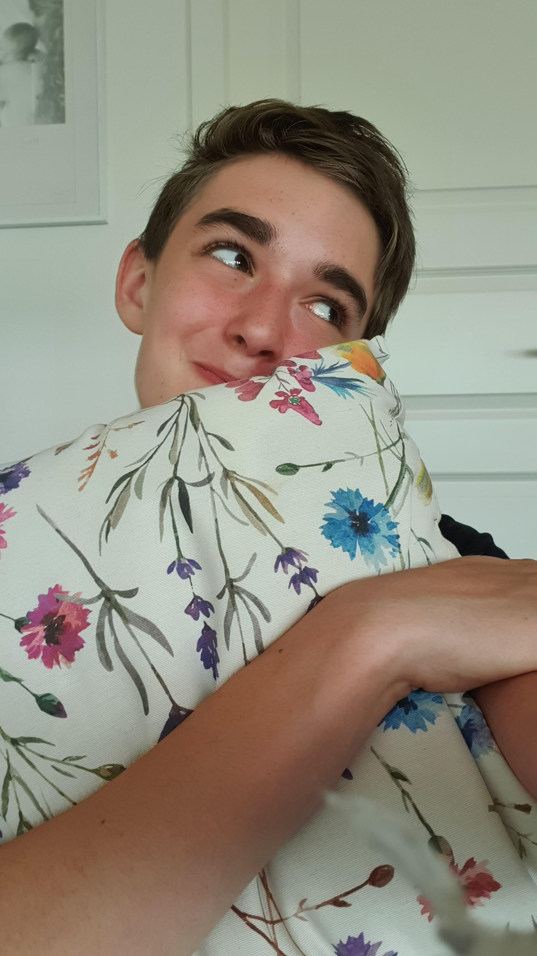 Flowers!! | Scrolller