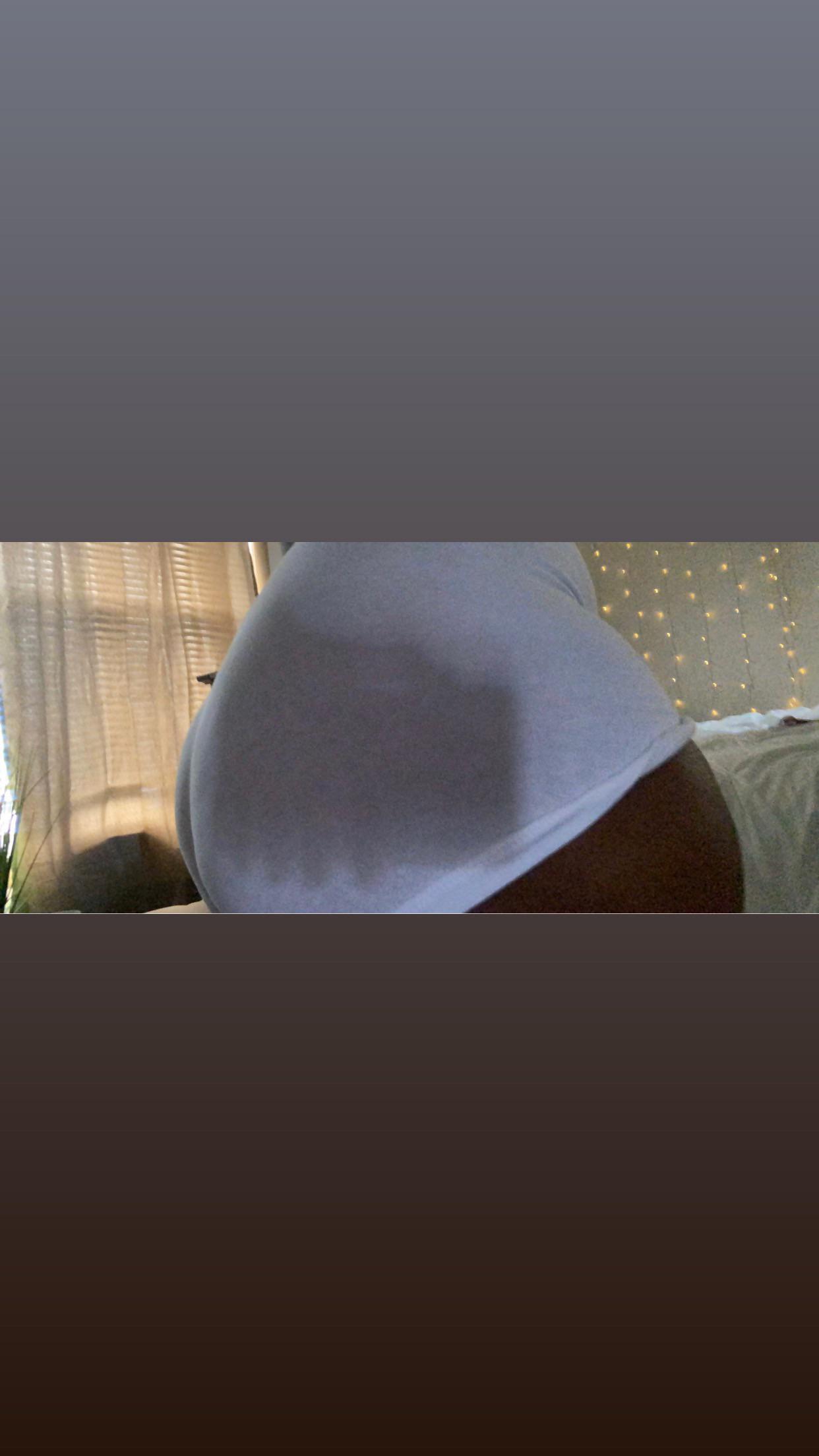 Focus On My Ass 😈 | Scrolller