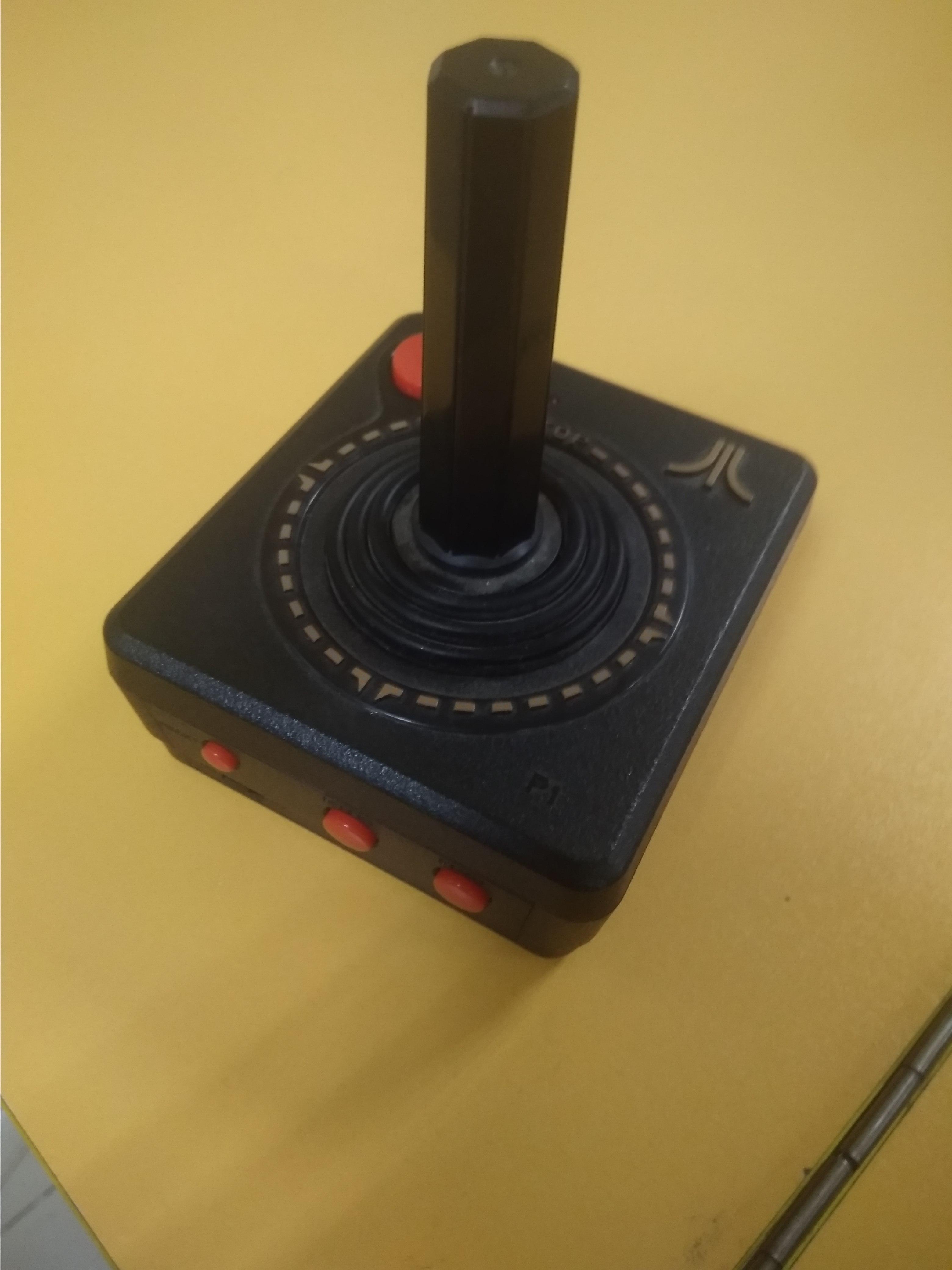 Fond wireless controller for Atari Flashback | Scrolller
