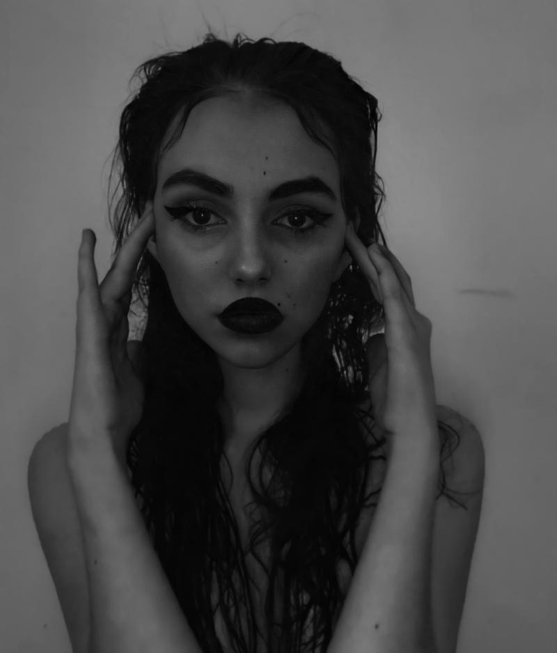 forehead reveal | Scrolller