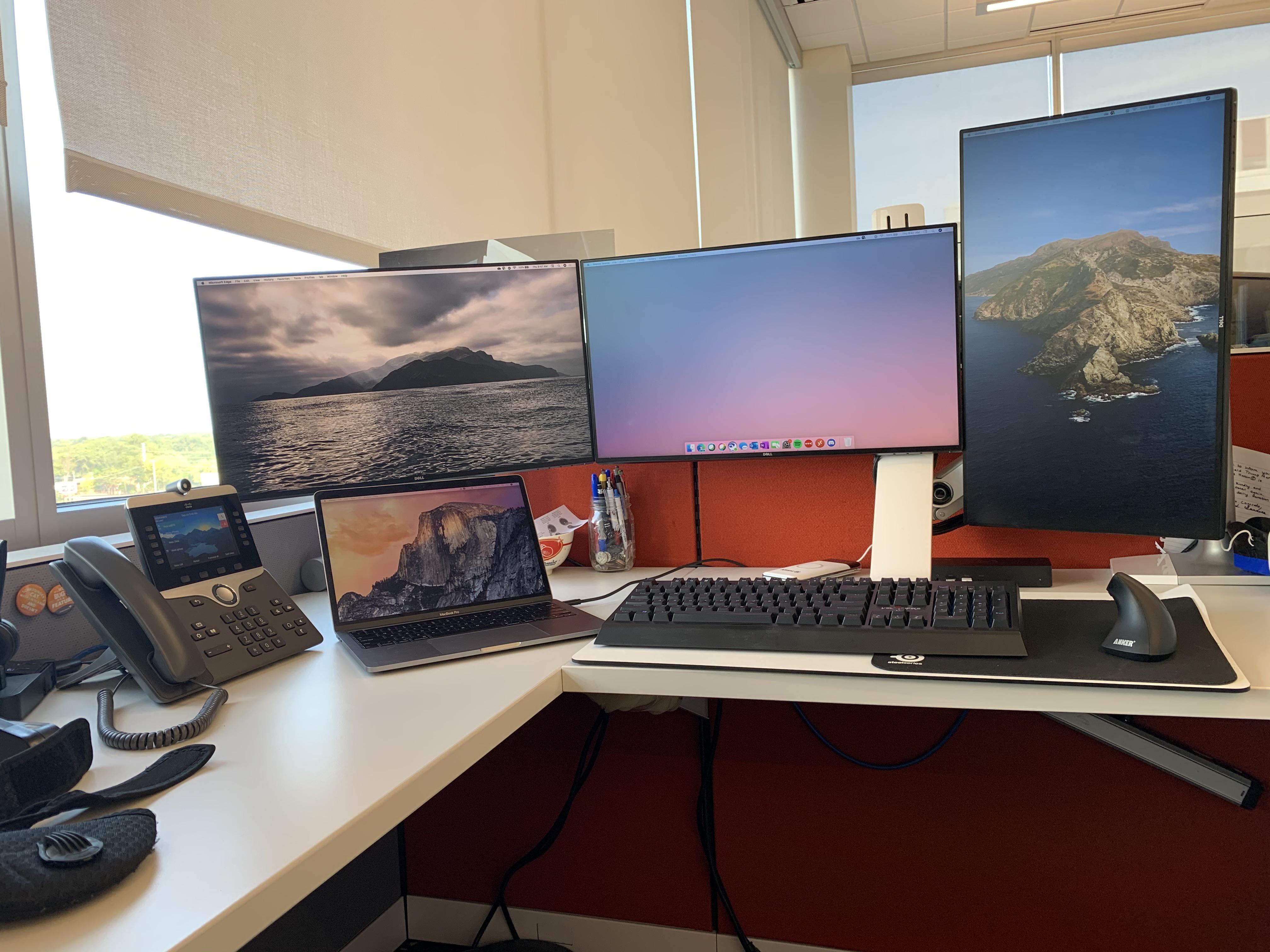 Four Display setup MBP 2020 13” | Scrolller