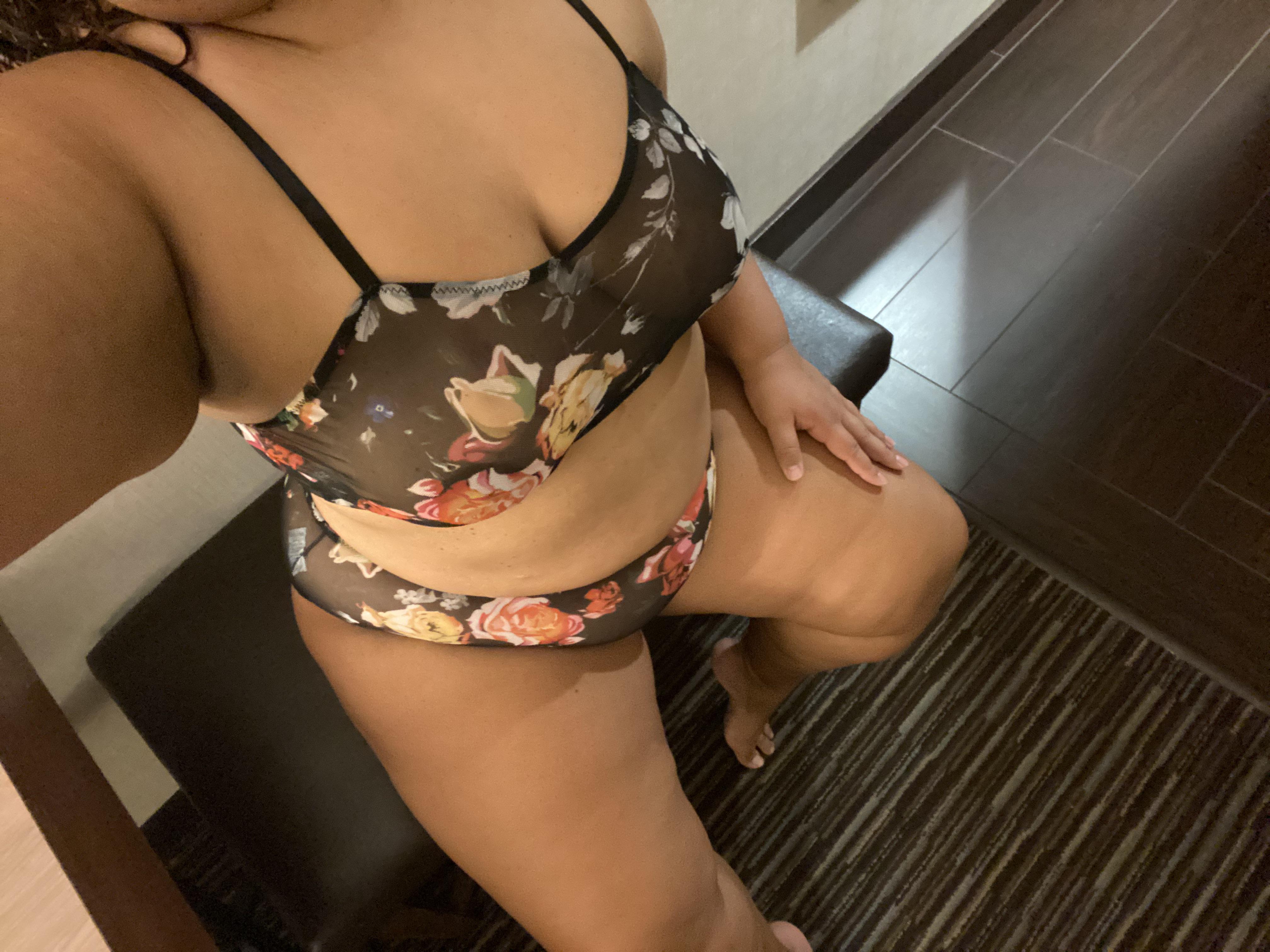 Four Dollar Sets | Scrolller