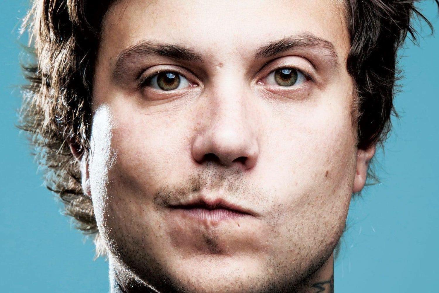 Frank iero | Scrolller