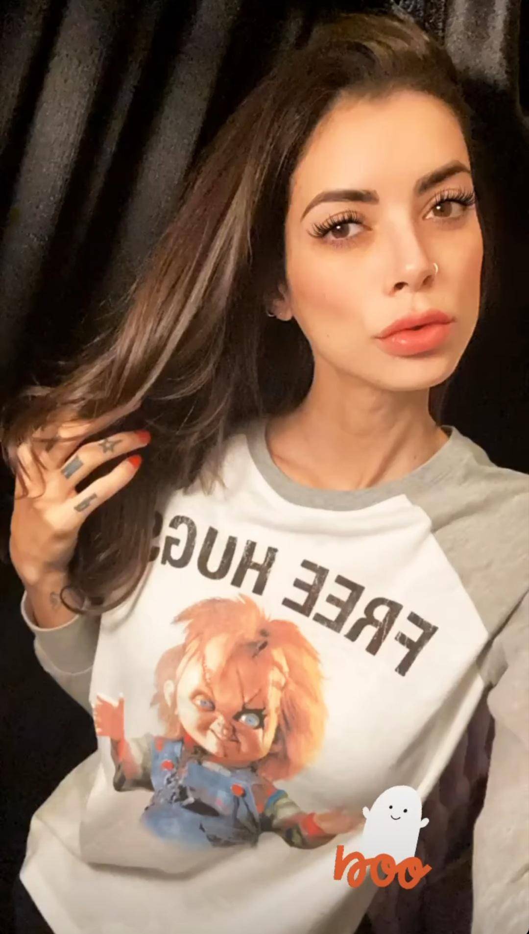 Free Hugs | Scrolller