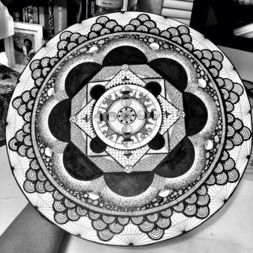 Freestyle hand-drawn Mandala | Scrolller