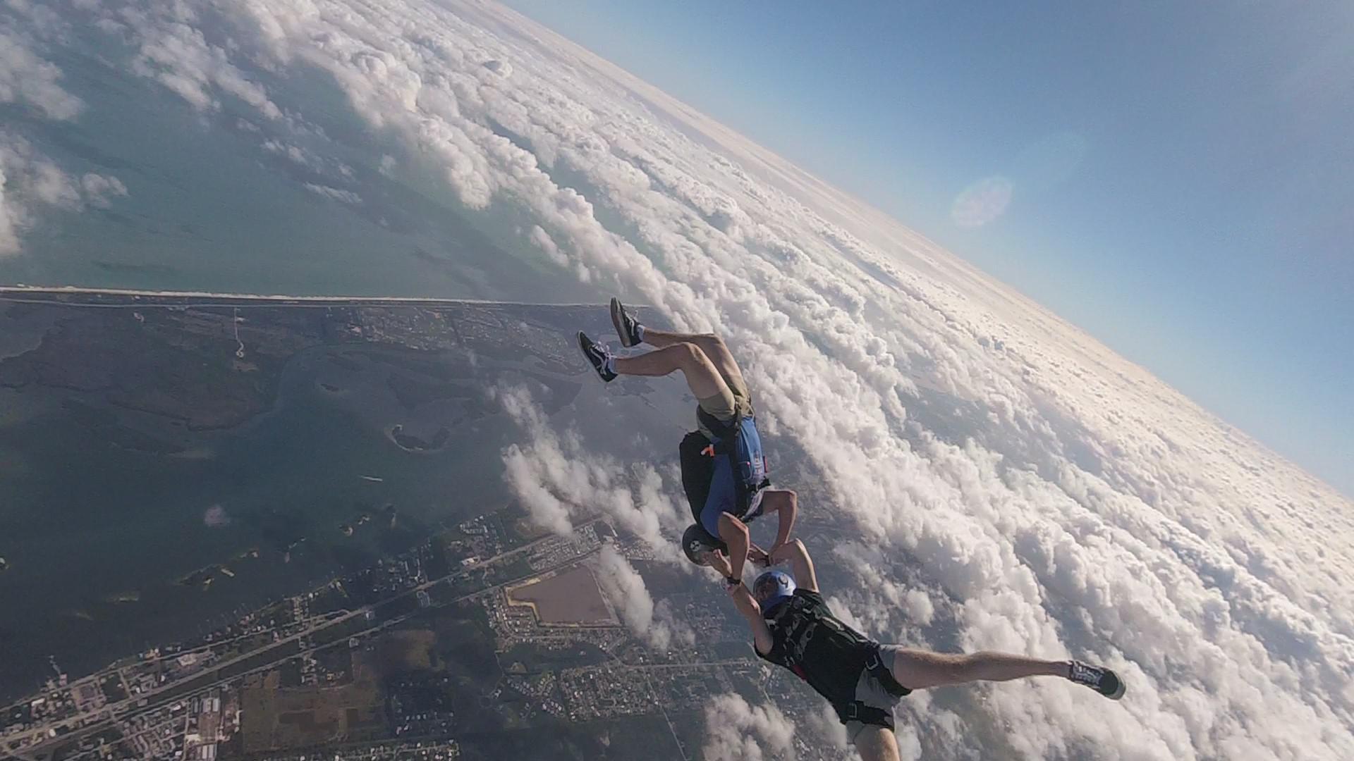 Fresh A License first linked exit! Great times at Skydive Sebastian | Scrolller