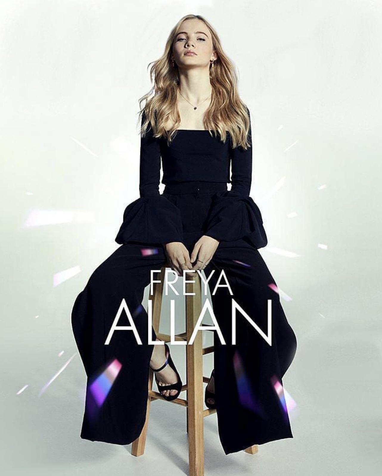 Freya Allan | Scrolller