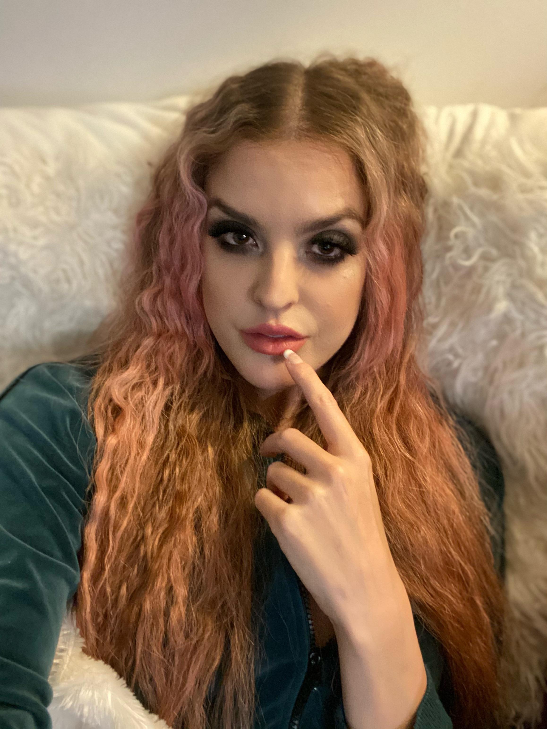 Friday night selfie 🤳🏽 (30) | Scrolller