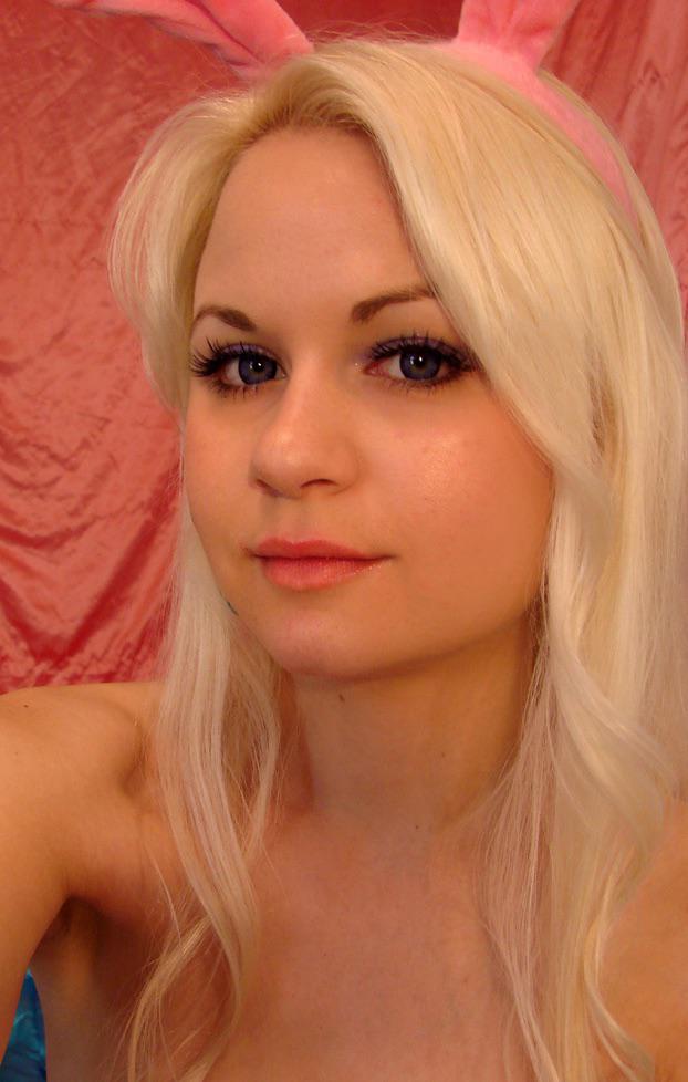 From her Model Mayhem Alisa Kiss page. She is beautiful.... | Scrolller