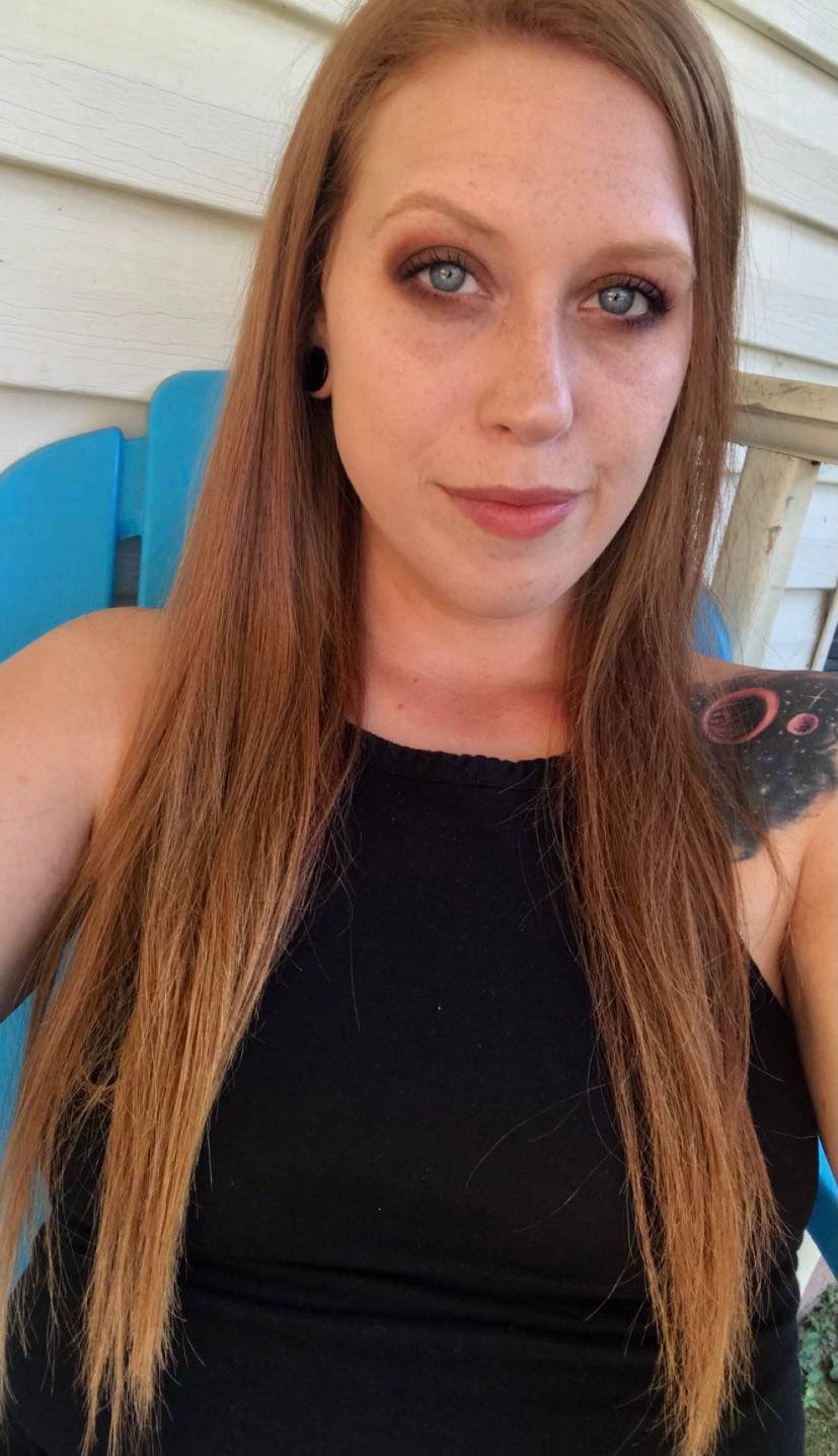 front porch chillin | Scrolller