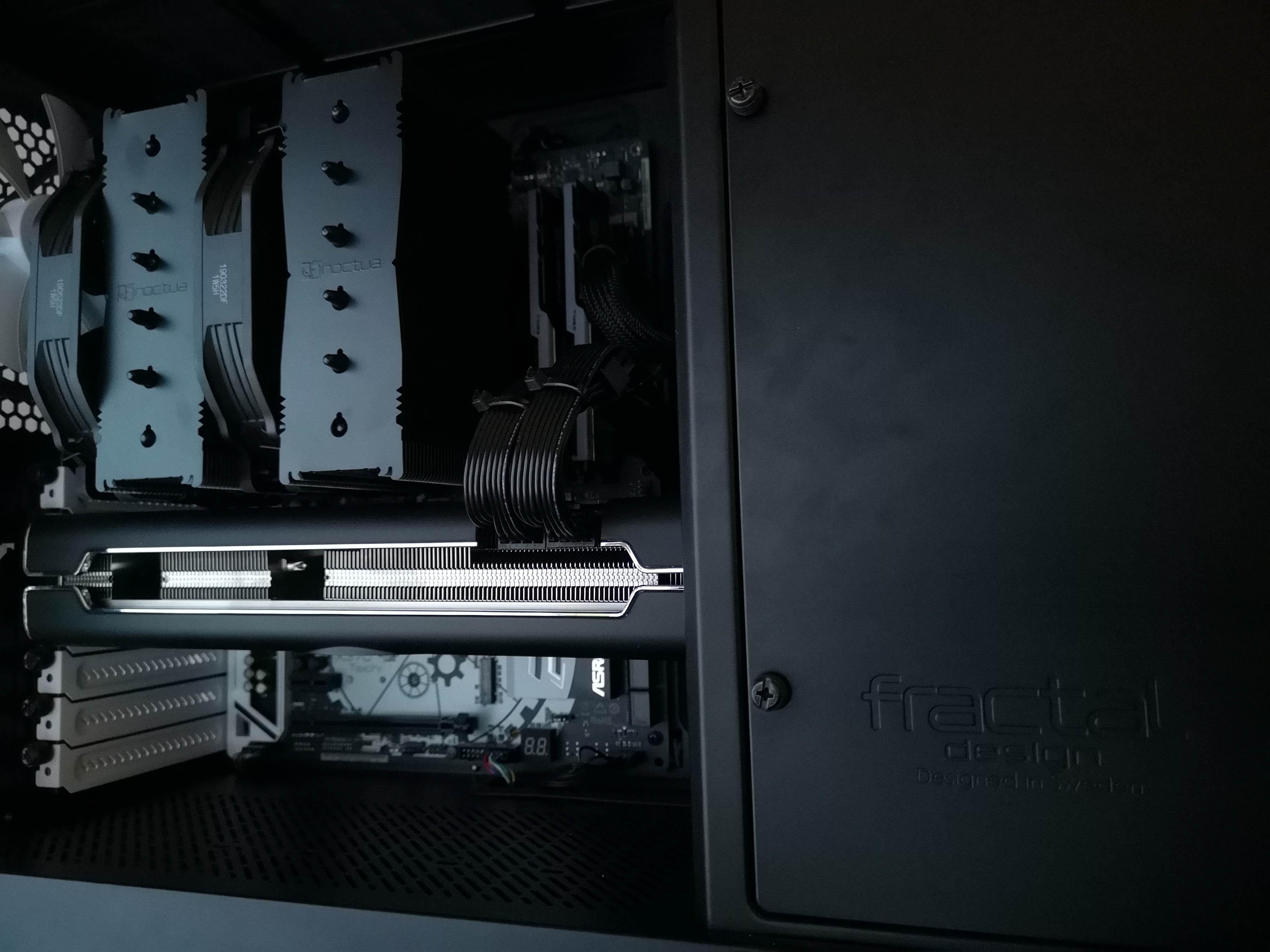 Full AMD Monochrome Build | Scrolller