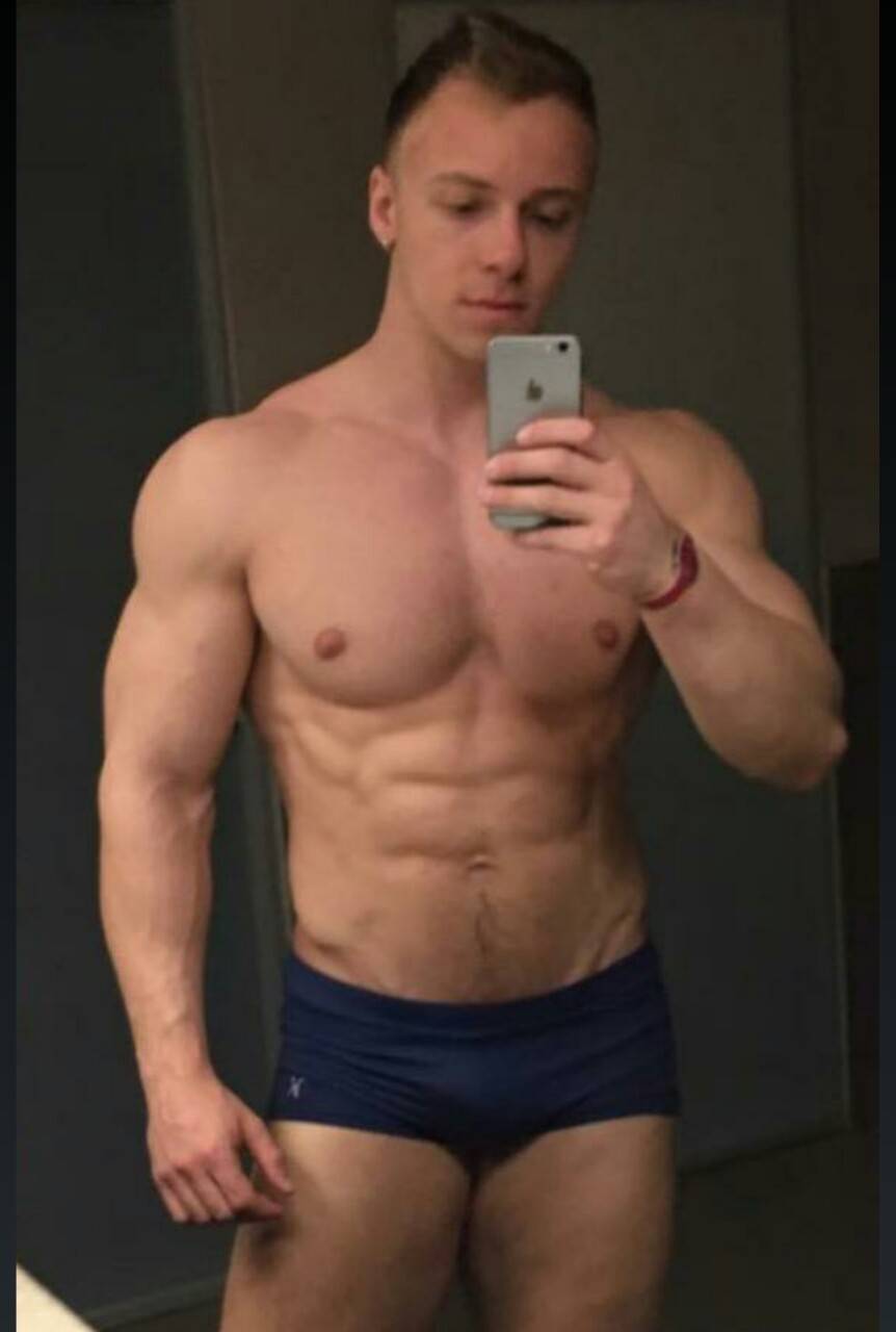 Full profile | Scrolller