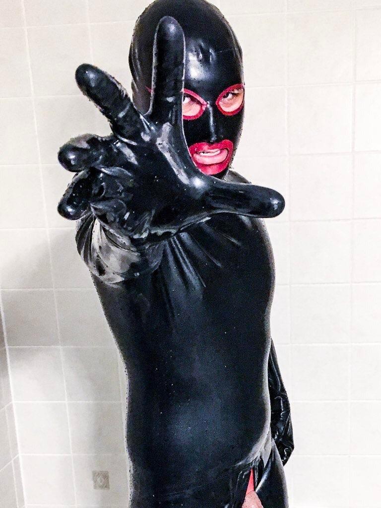Full Rubber in The Shower | Scrolller