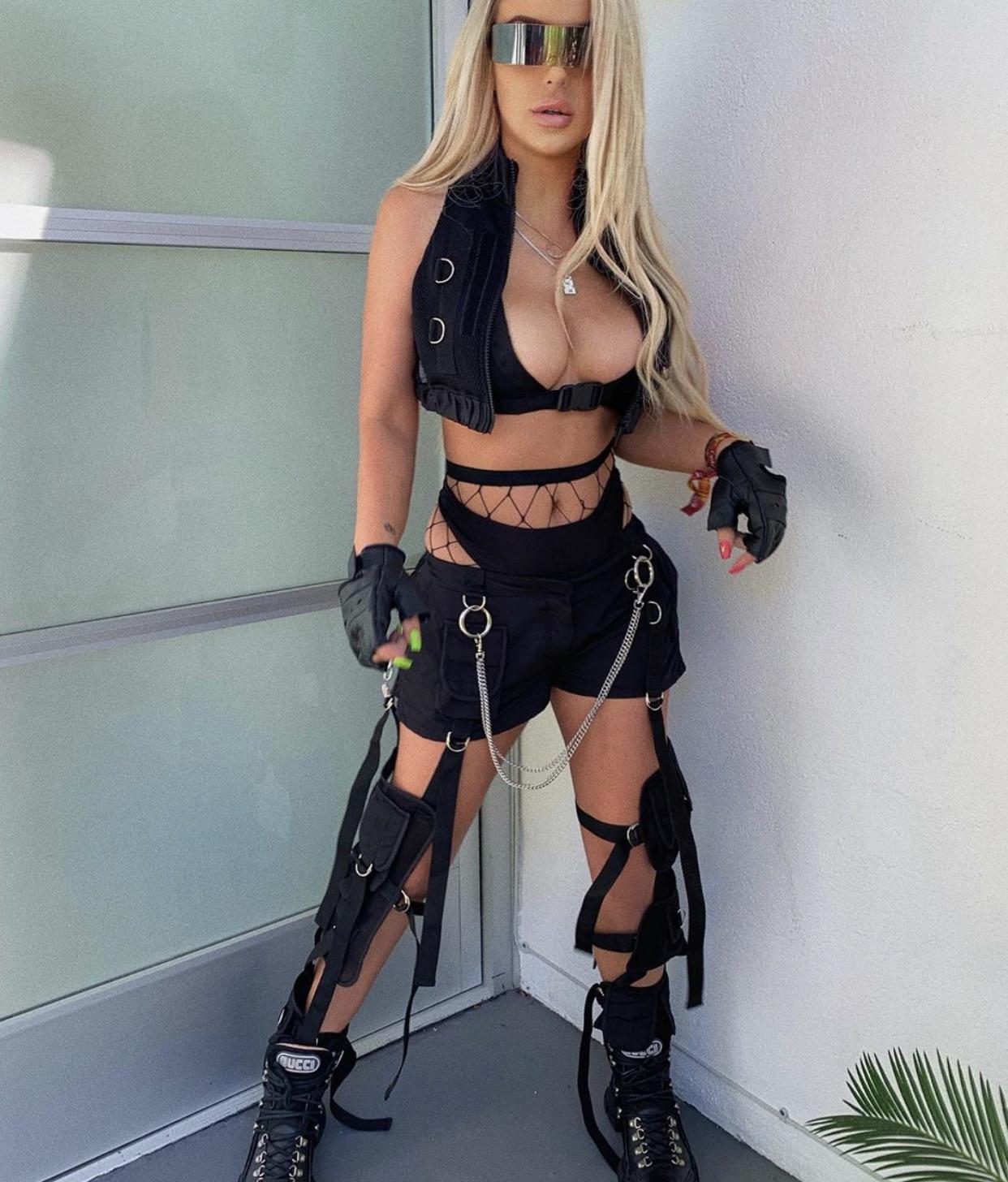 Futuristic vibe | Scrolller