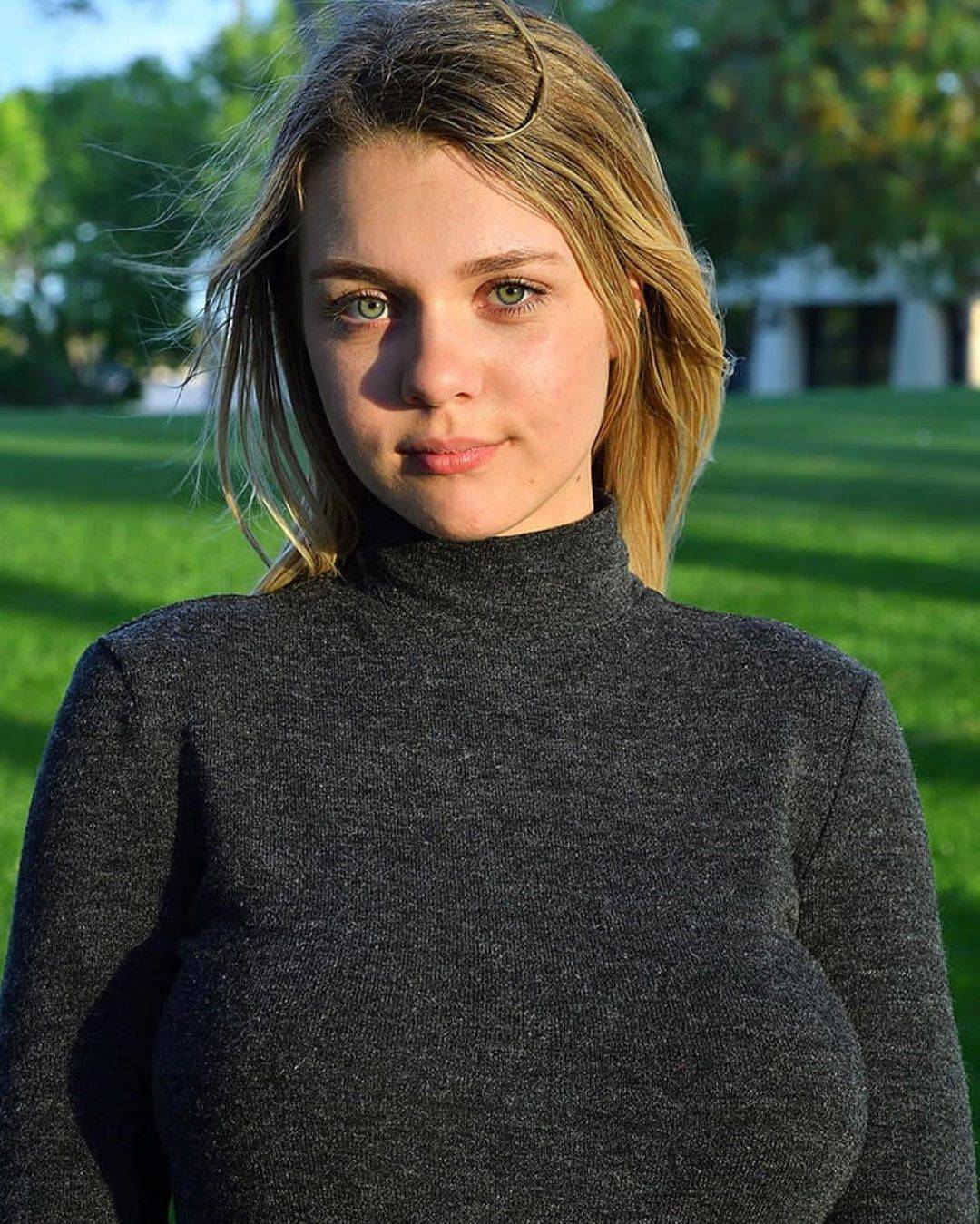 Gabbie Carter | Scrolller