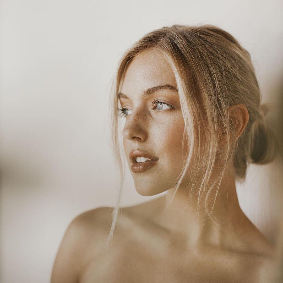 Gabby C Thomas | Scrolller