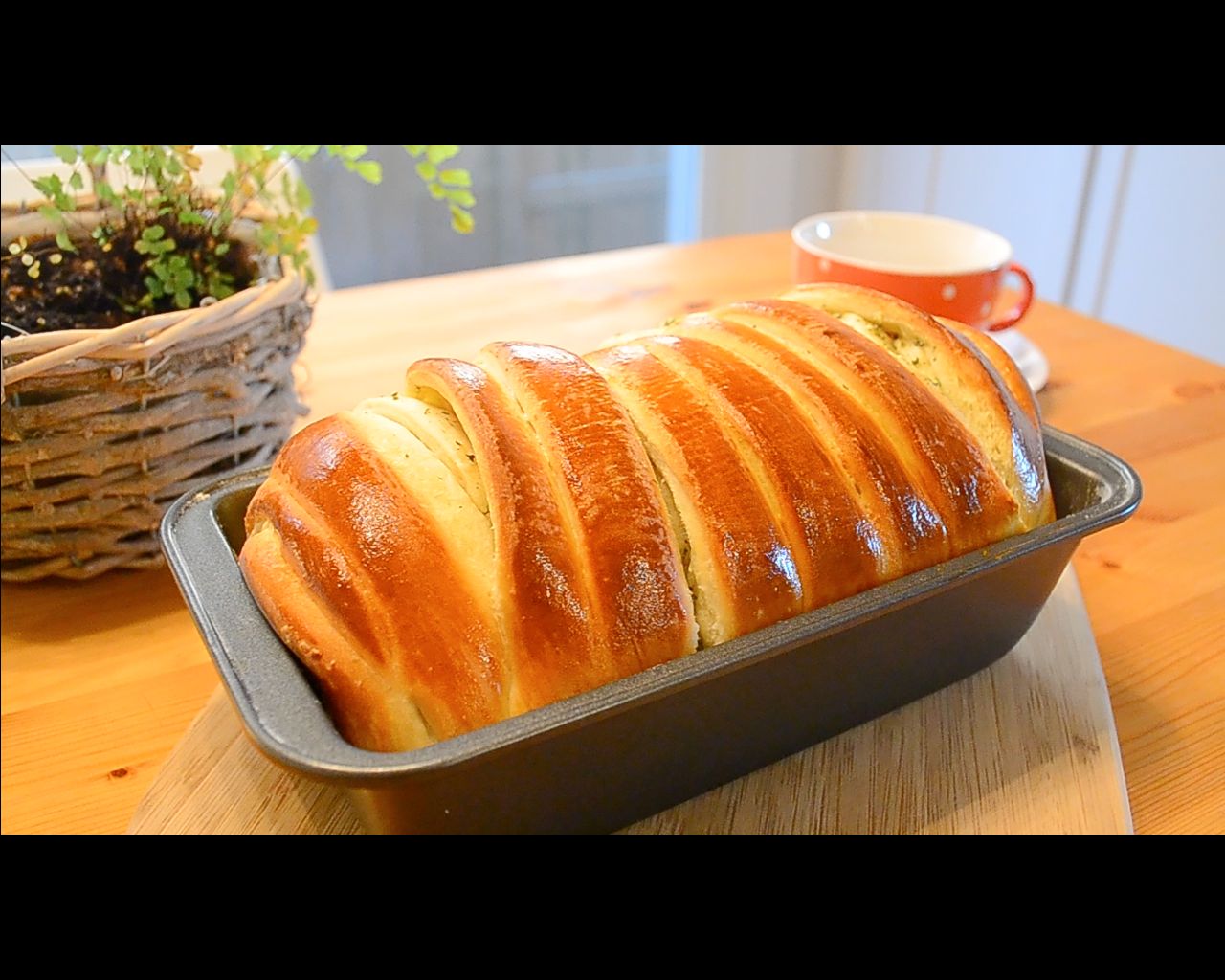 GARLIC BREAD | Scrolller