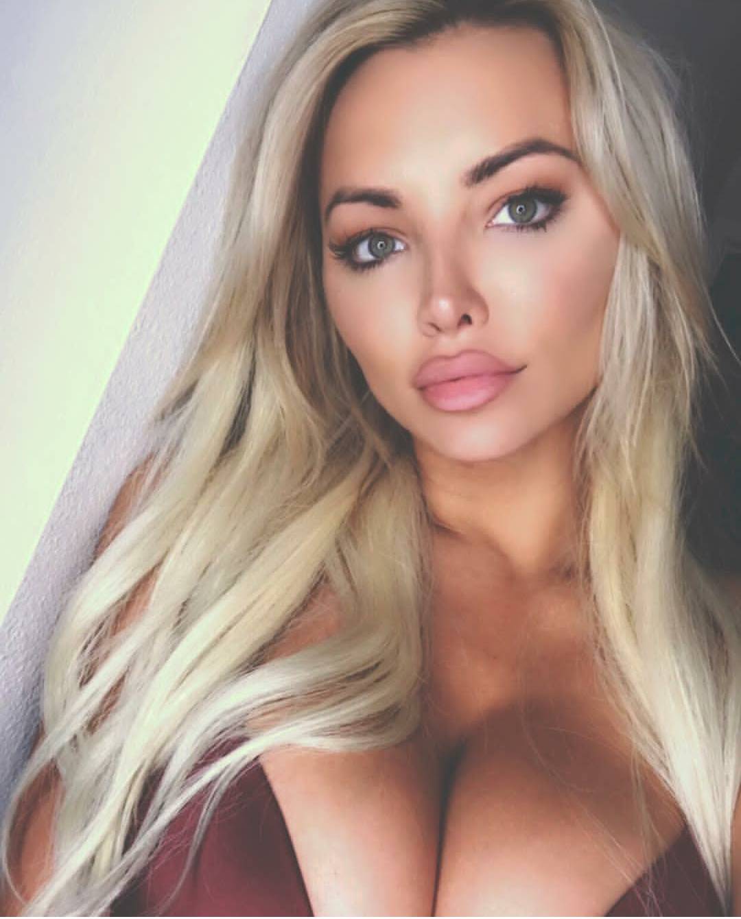 Gazing into your eyes. | Scrolller