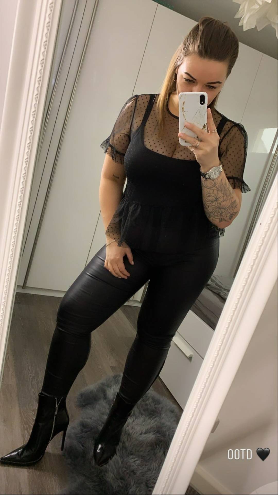 Geile Ficksau | Scrolller