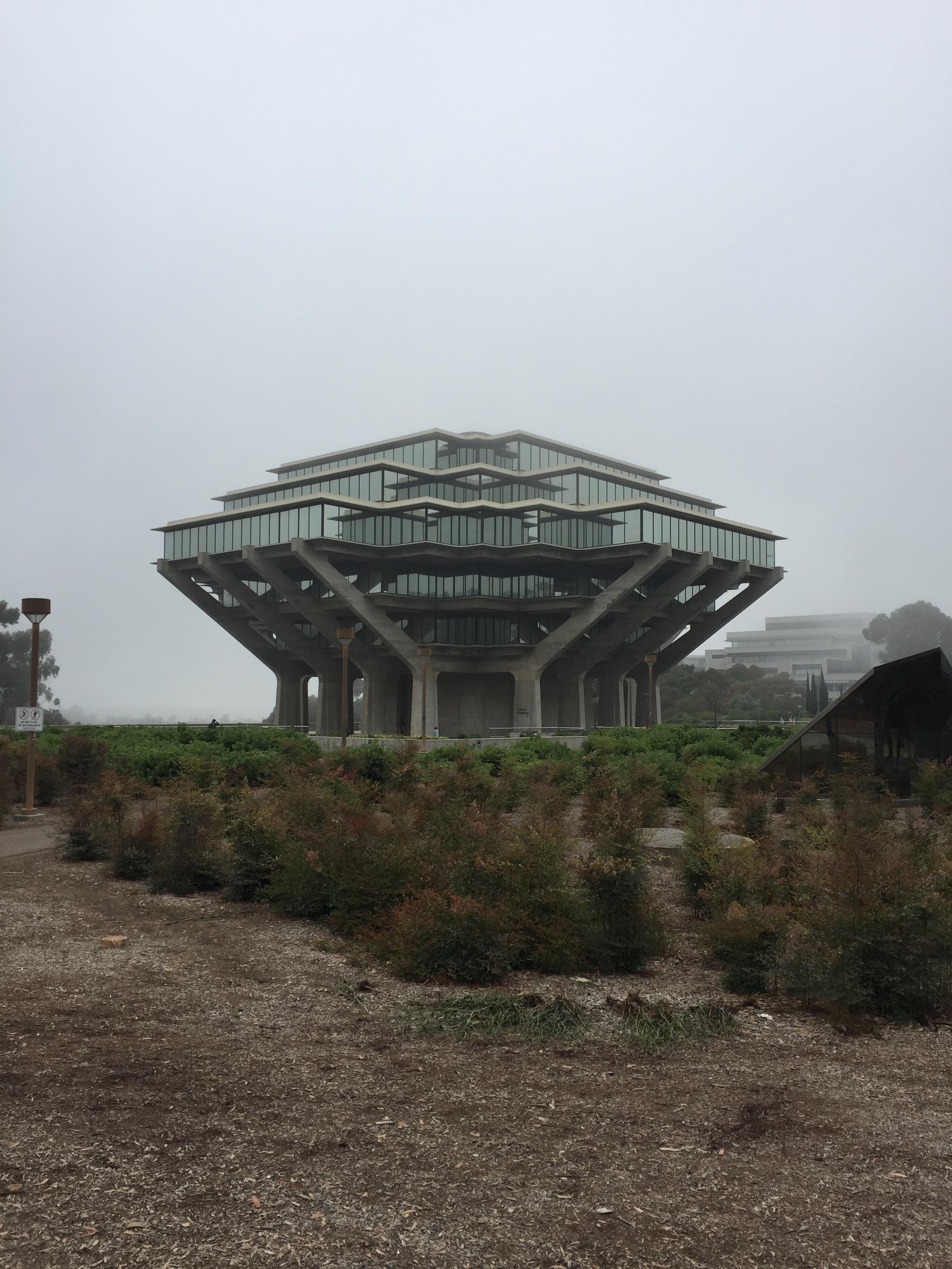 Geisel Library aka Inception snow fortress at UCSD [750 x 1294] | Scrolller