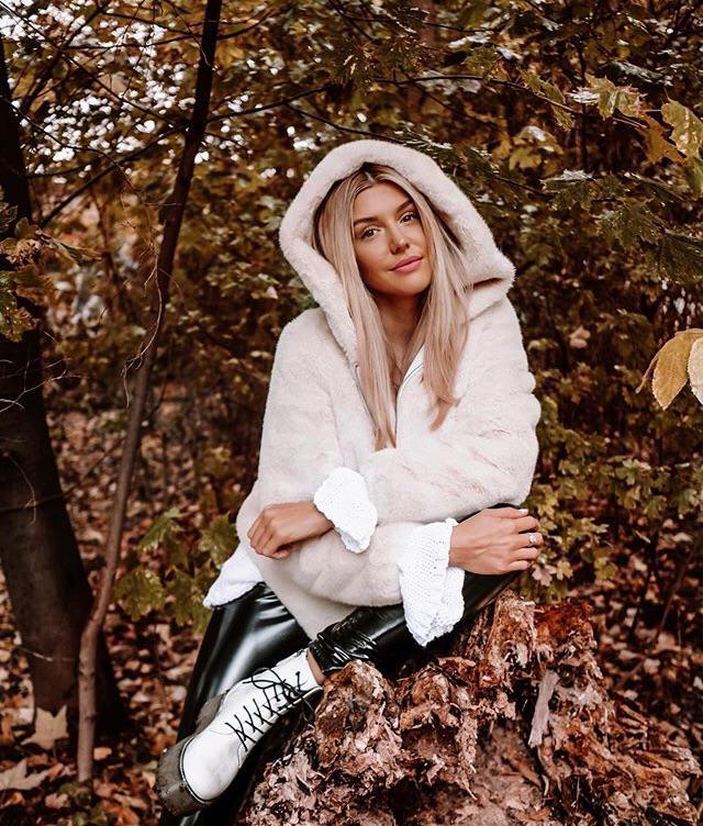 Gerda Lewis | Scrolller