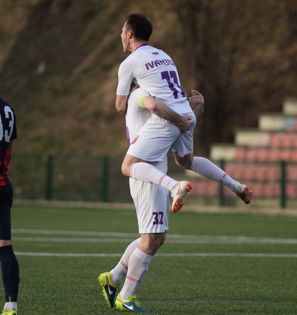 Getting A Good Grip | Scrolller