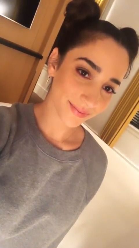 Getting ready for an Aerie event in Soho | Scrolller