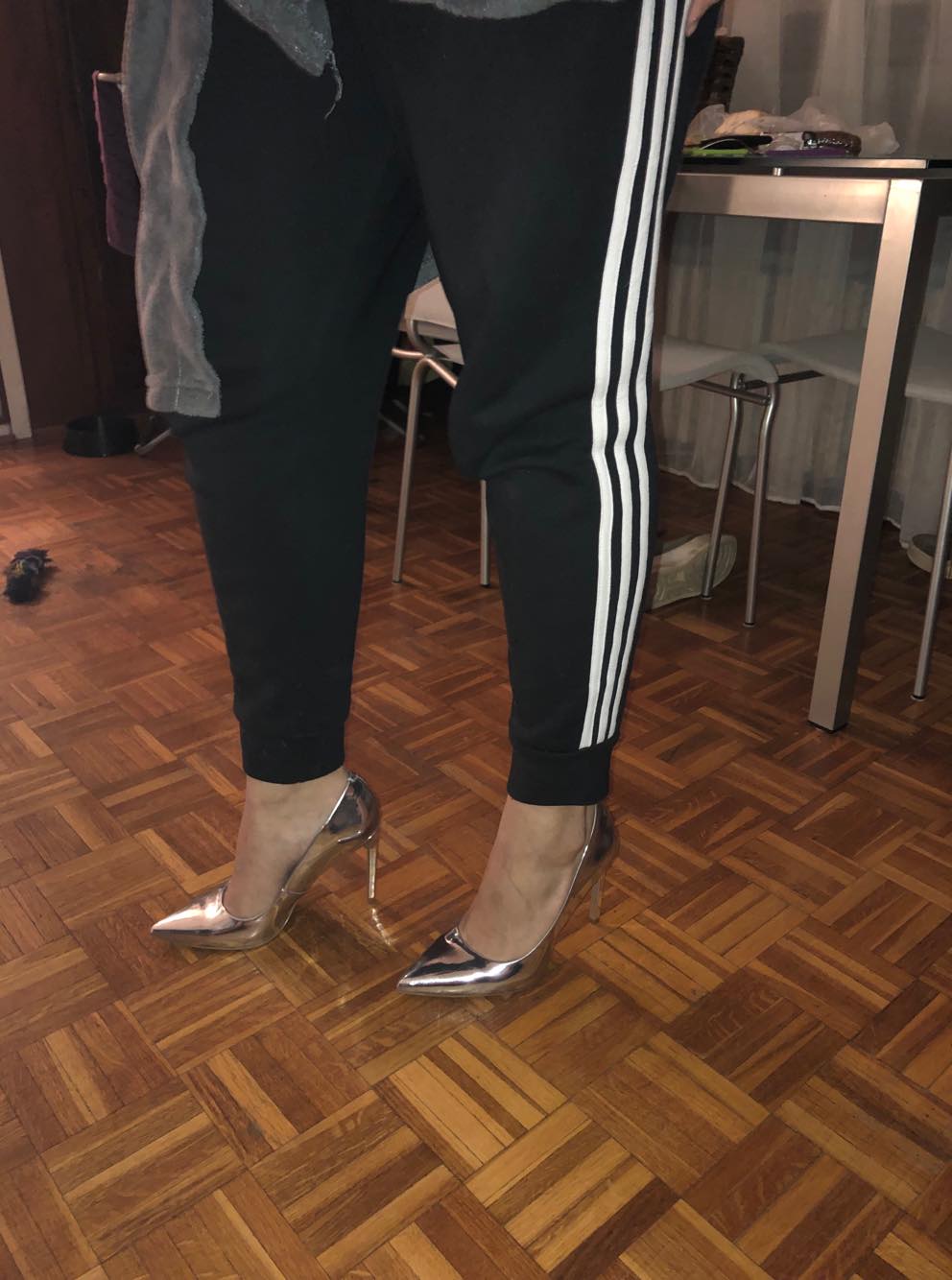 Getting ready to squat | Scrolller