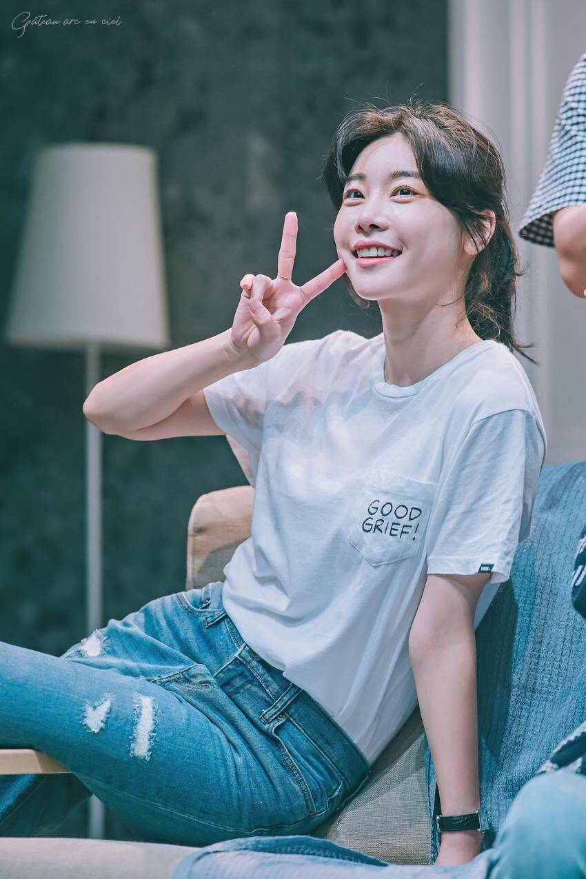 giraffe neck | Scrolller