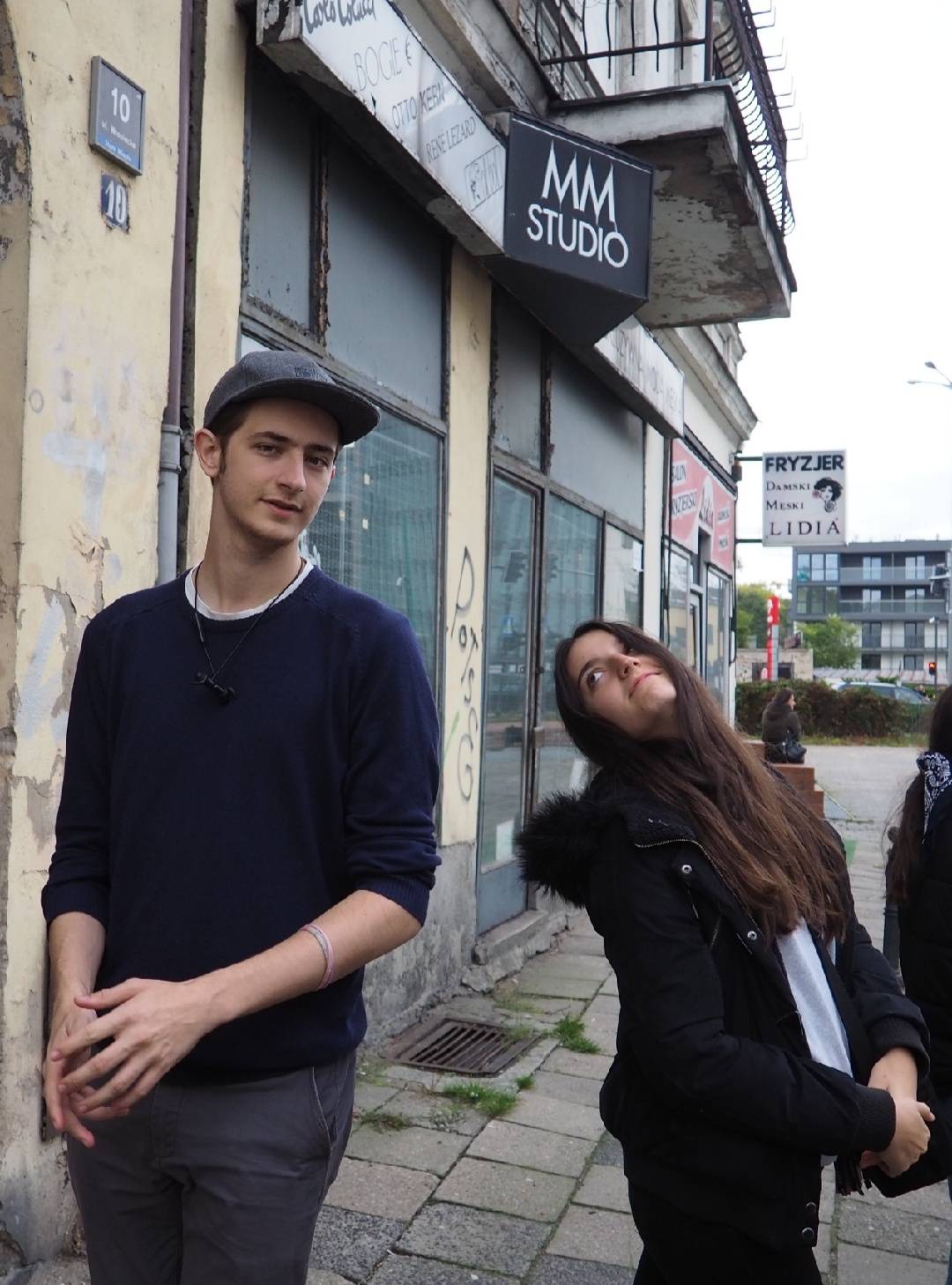 Girl 'mirin | Scrolller