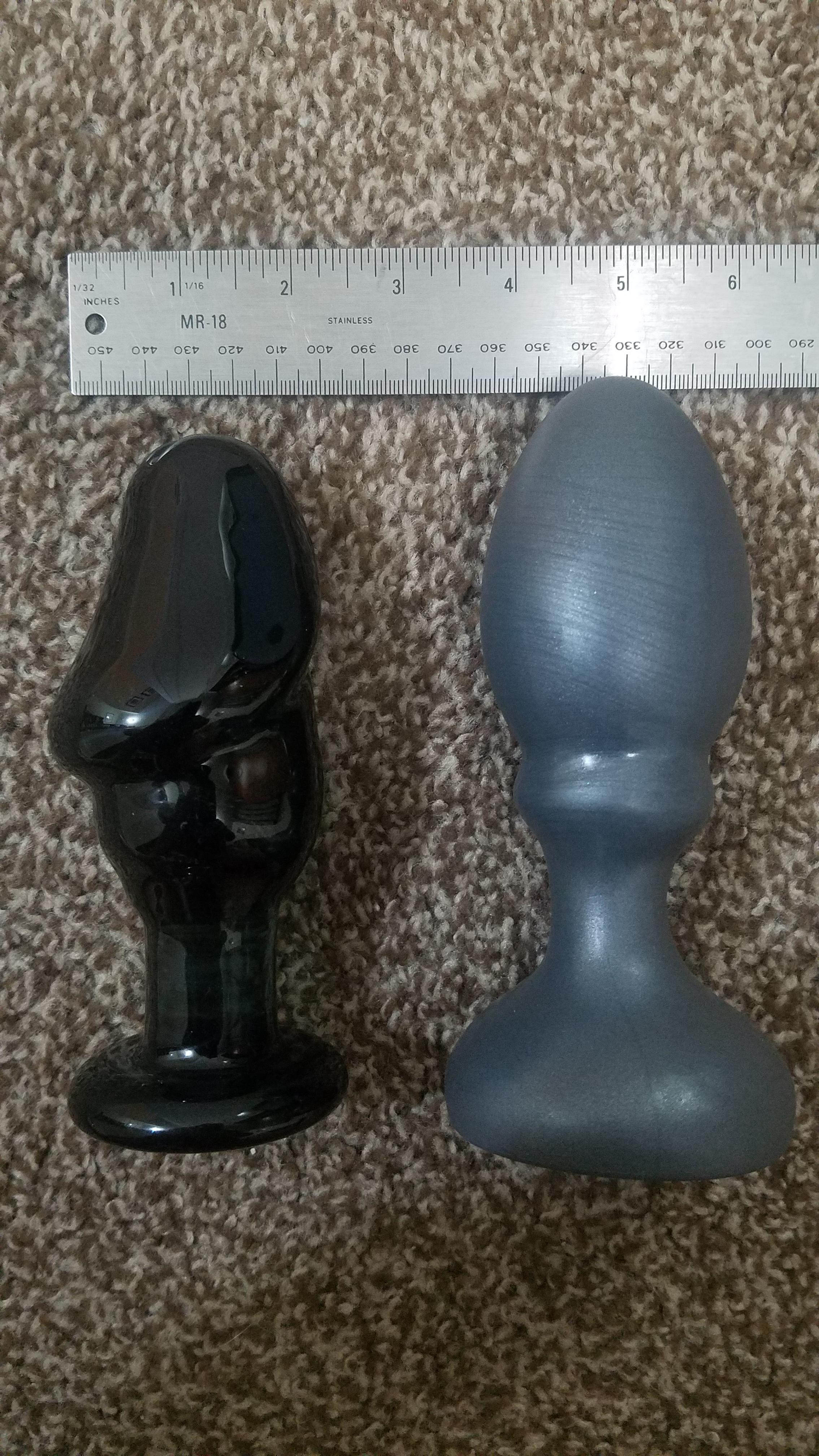 Glass or silicone? | Scrolller