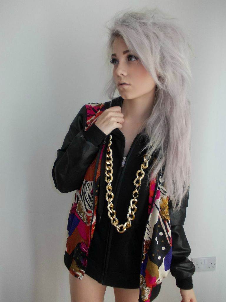 Gold Chain | Scrolller