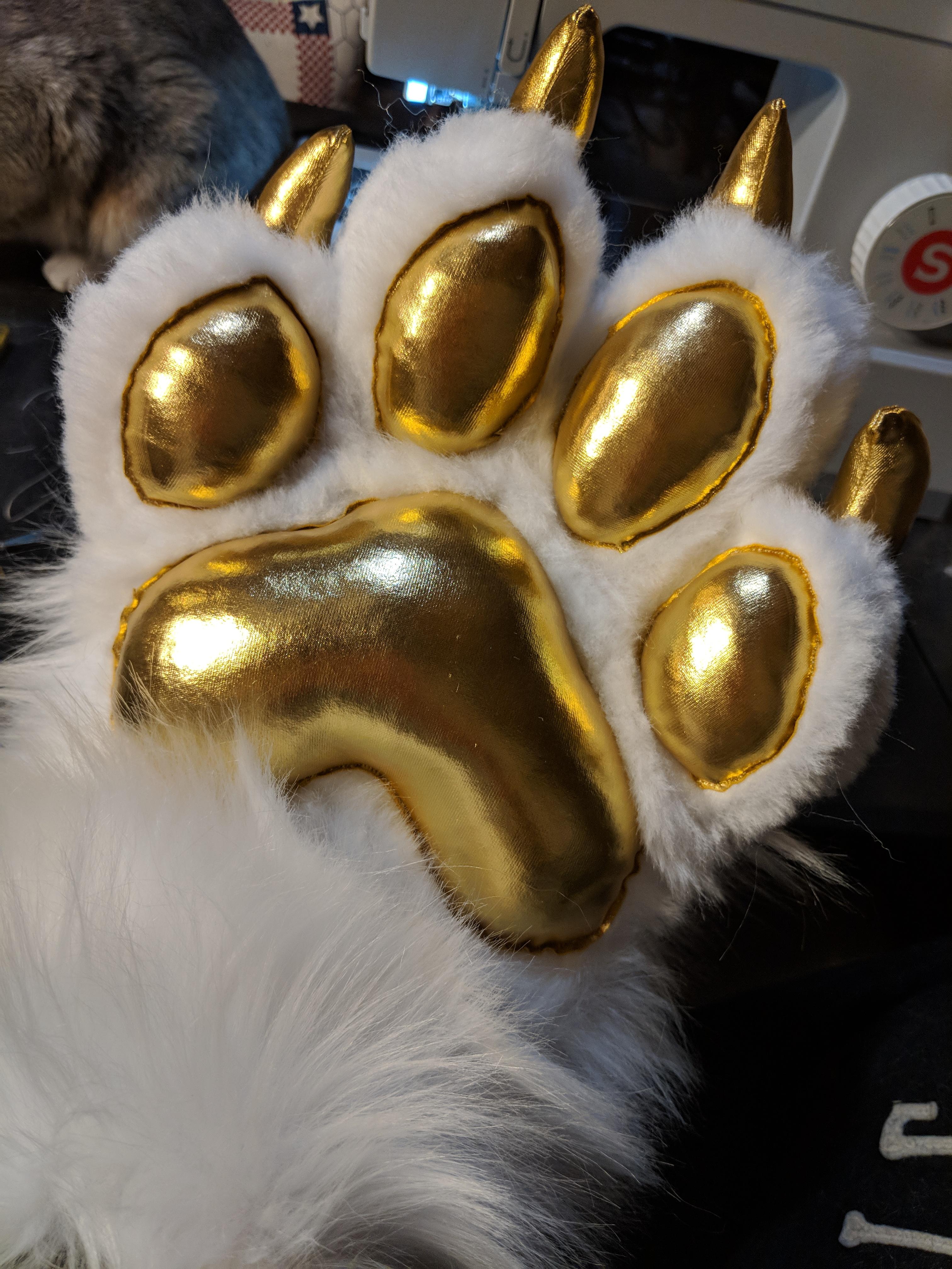 Golden bean queen by Sab!er Studios | Scrolller