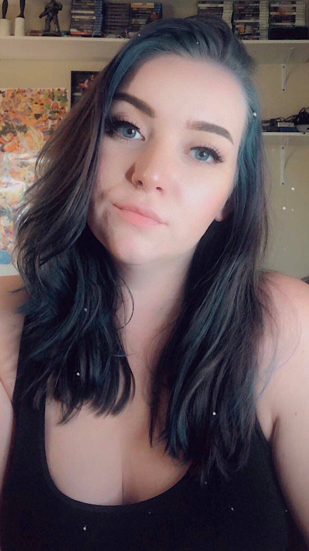 Goodnight🥱 (F22) | Scrolller